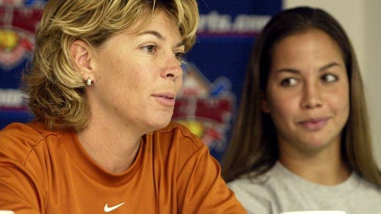 Fighting back tears, Cat Osterman salutes former Texas softball coach ...