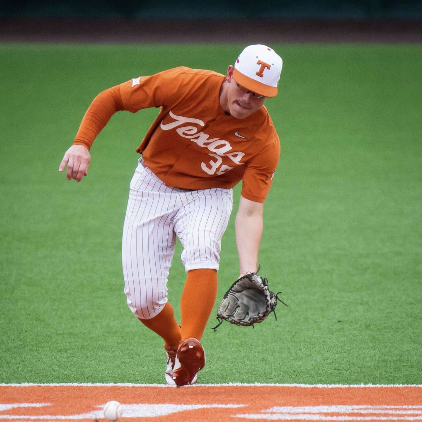 Texas baseball's Kennedy robs homer, Campbell makes diving catch
