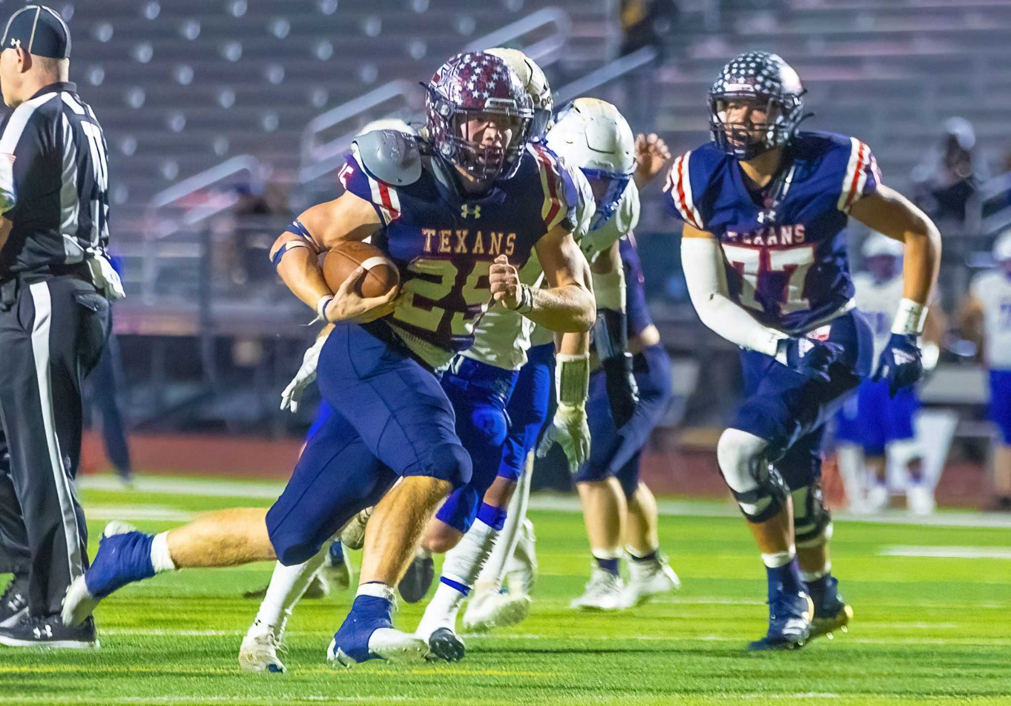 Wimberley football defeats Lago Vista in regional finals