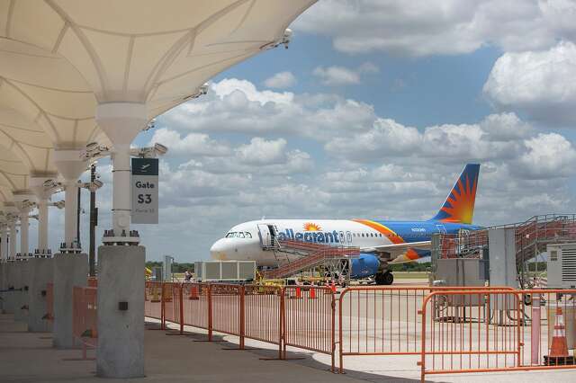 Austin airport to close South Terminal, move 2 airlines