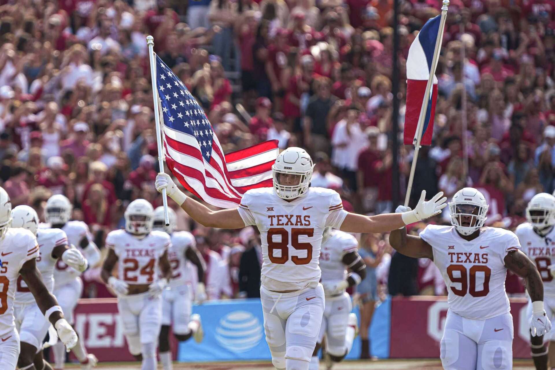 Tennessee Titans pick Gunnar Helm, Texas TE, in 4th round of 2025 NFL draft