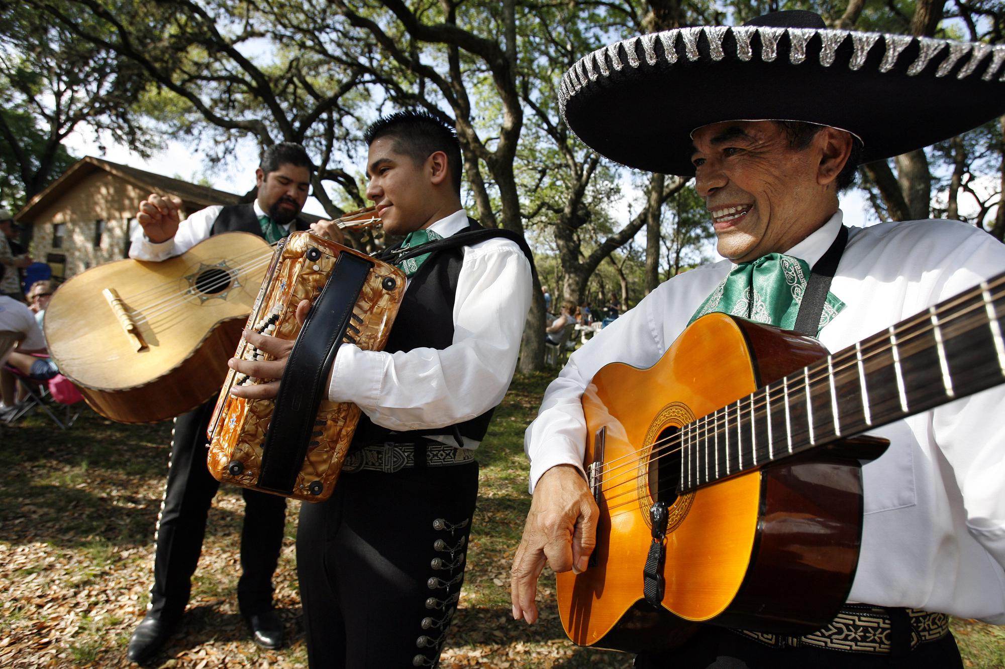Tejano legend Guadalupe 'Shorty' Ortiz dies at 78
