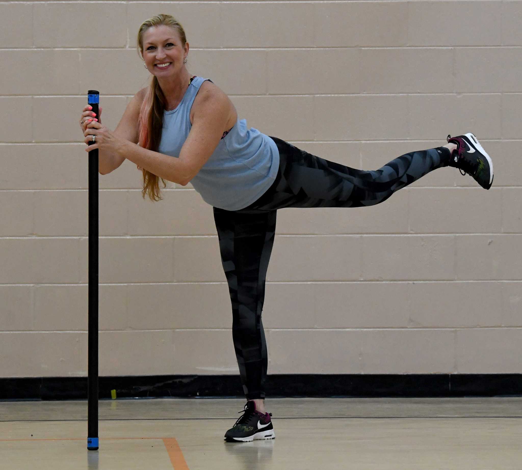 Today’s Workout: Leg pulse targets your glutes