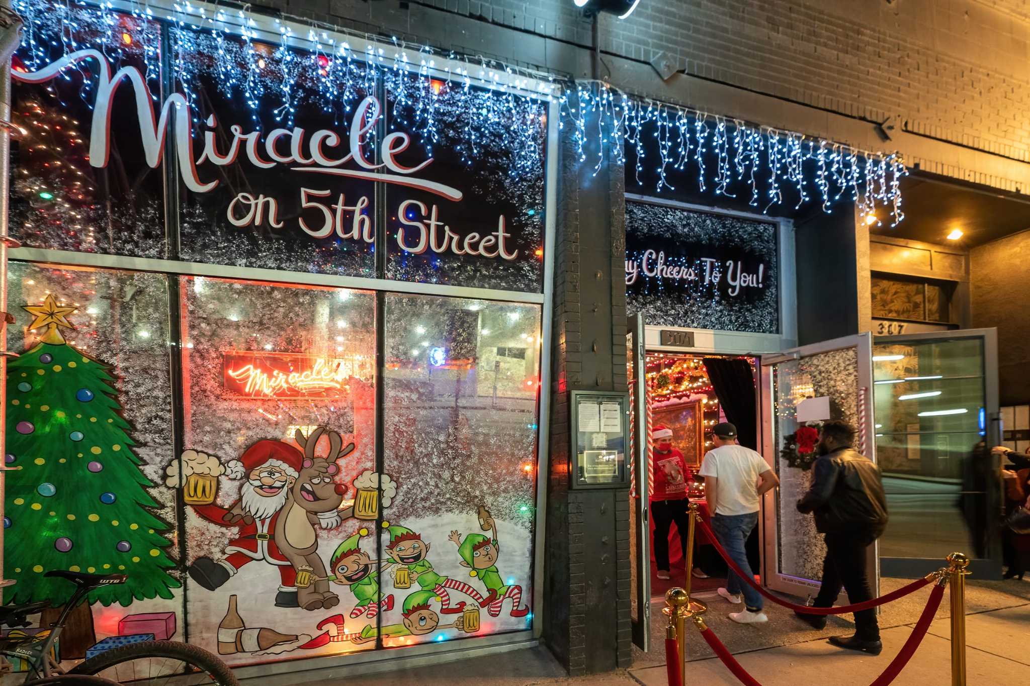 Miracle on 5th Street in Austin: How to go, dates for holiday bar
