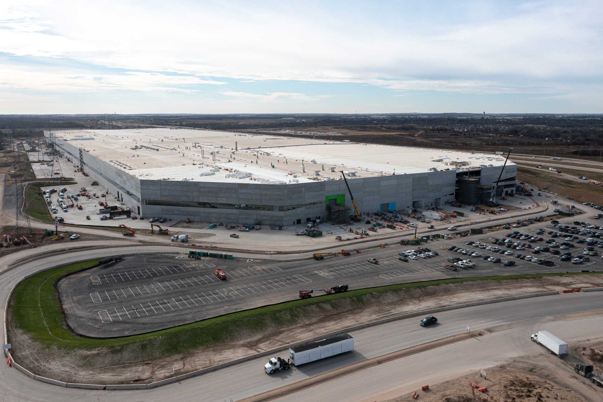 Elon Musk, Tesla to invite 15,000 people to Austin facility opening