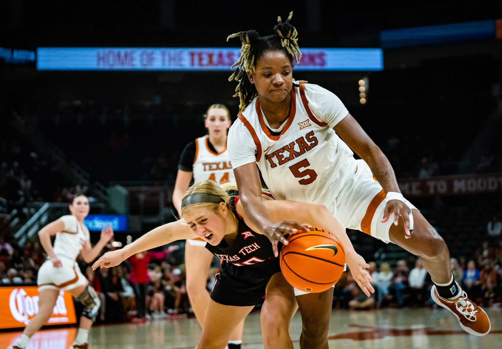 Texas, Baylor basketball team meet on Senior Day for Longhorns