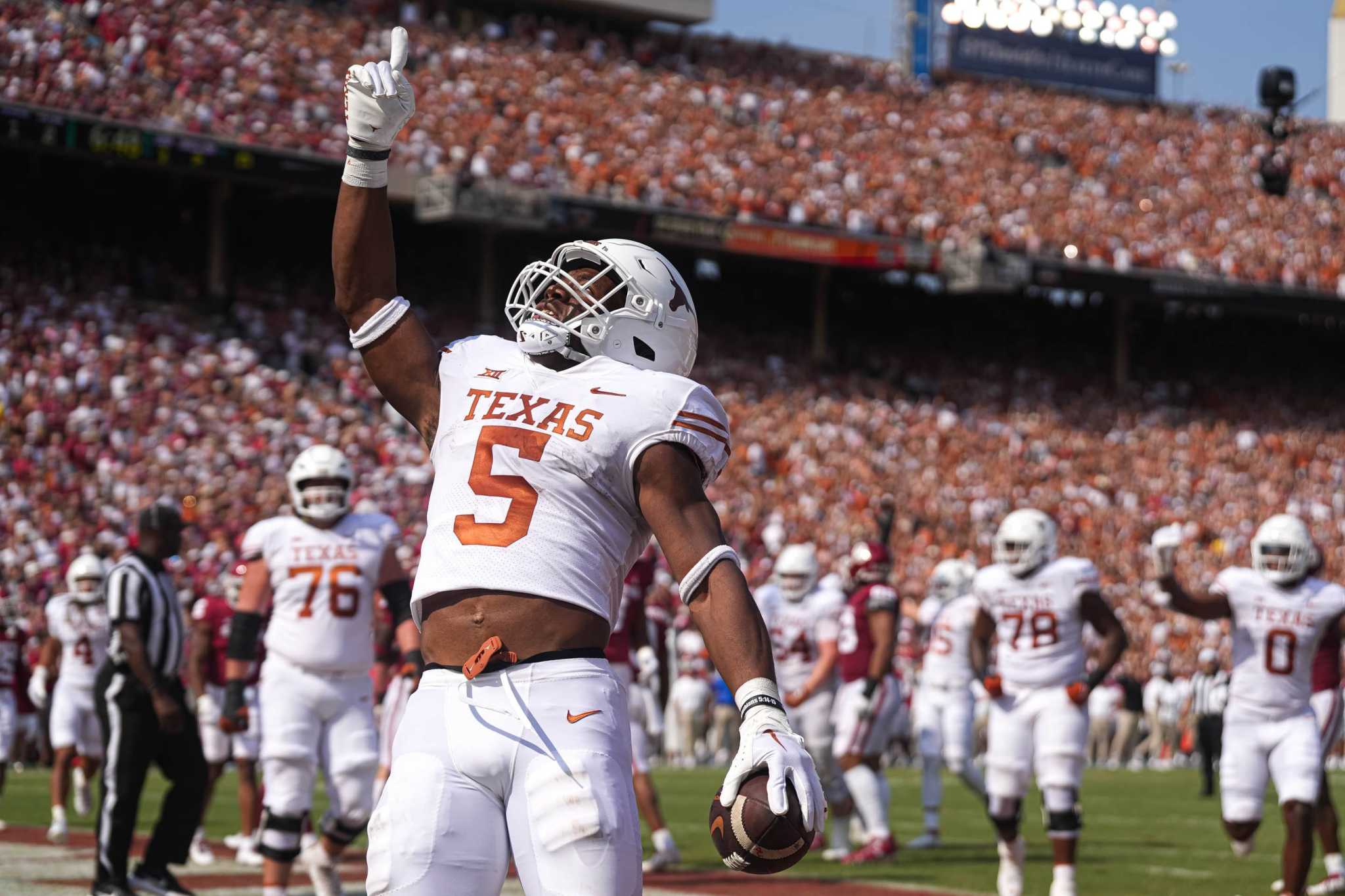 Texas running back Bijan Robinson wins Doak Walker award