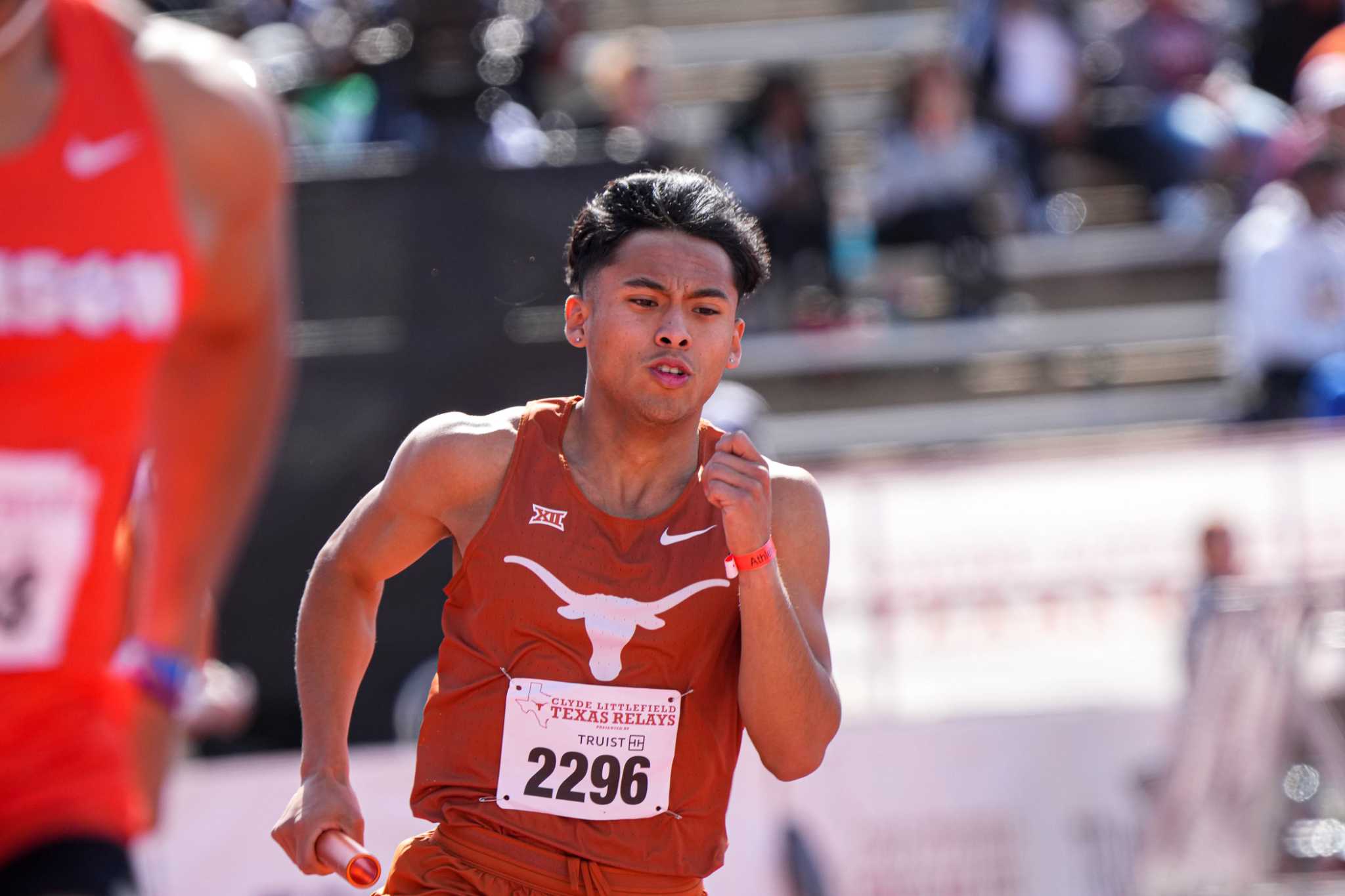 Valery Tobias wins 800 meter, sprints medley in last Texas Relays