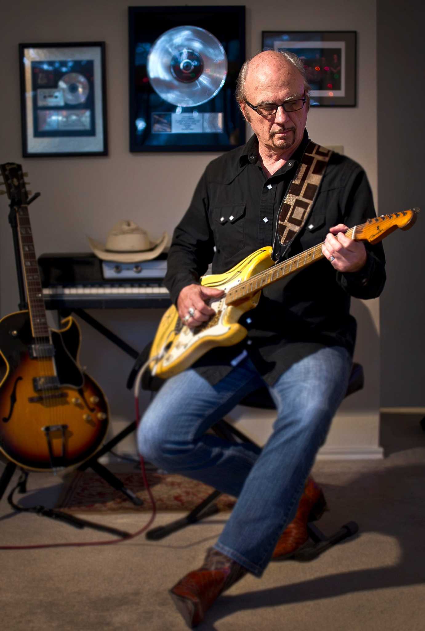 Denny Freeman obit: Austin guitarist who toured with Bob Dylan, dies