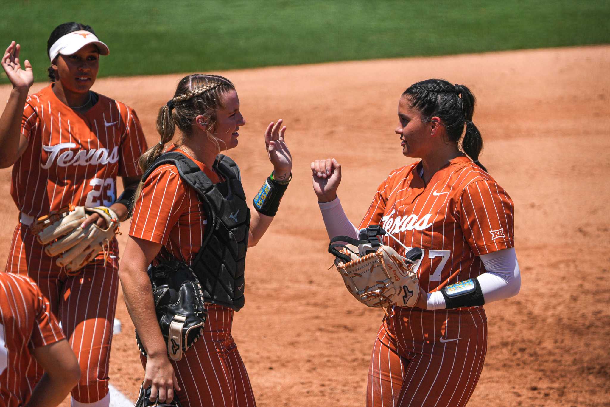 Looking at the Texas softball team: Here are the players and key games.