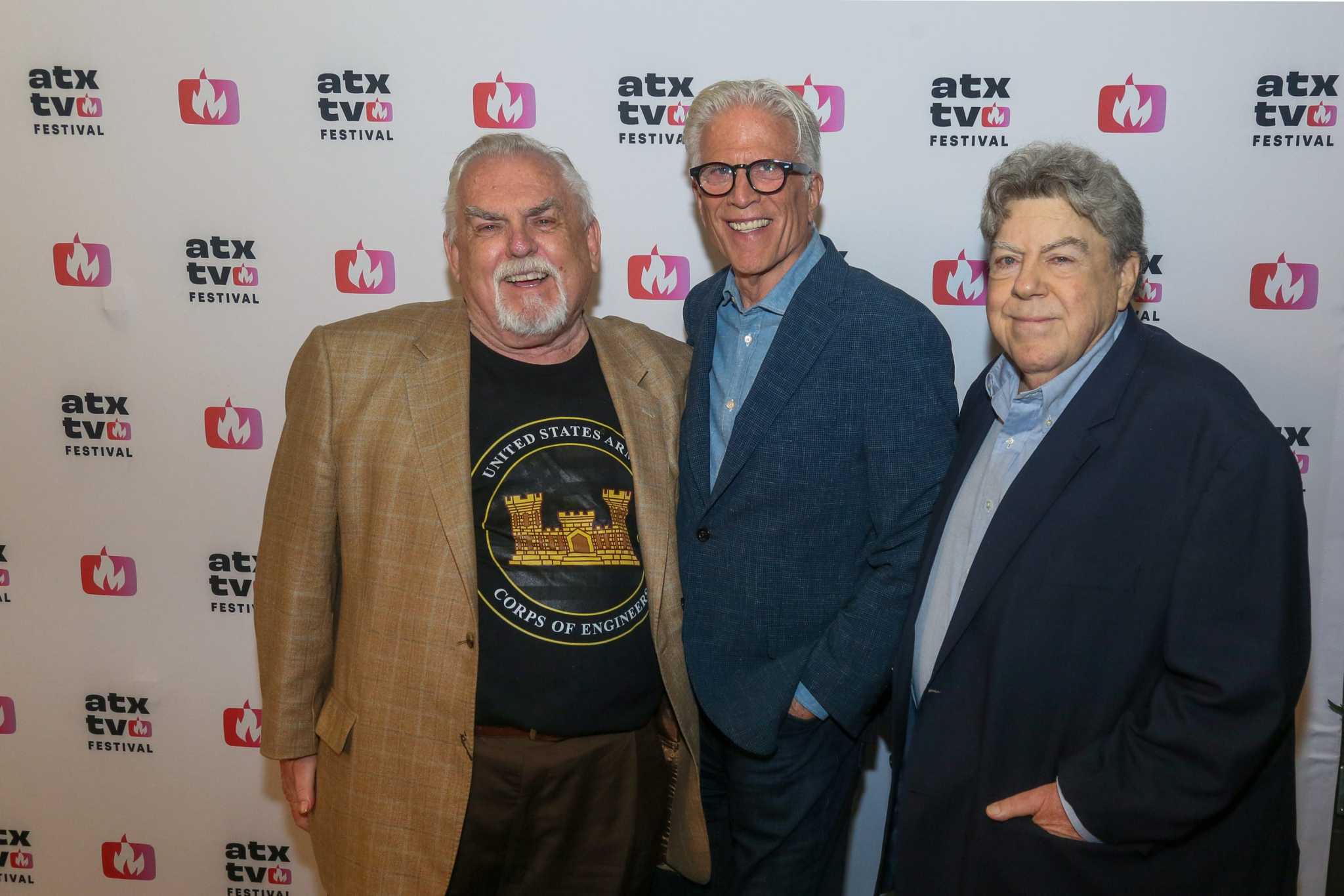 'Cheers' cast reunion: Danson, Wendt and Ratzenberger relive old times