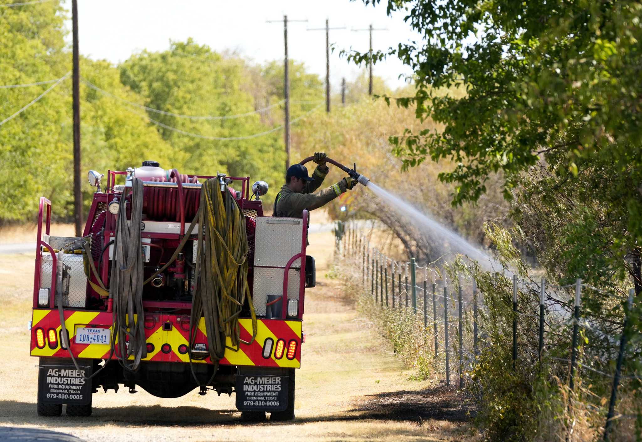 Hays County task force extinguishes 25-acre wildfire in Kyle, Texas