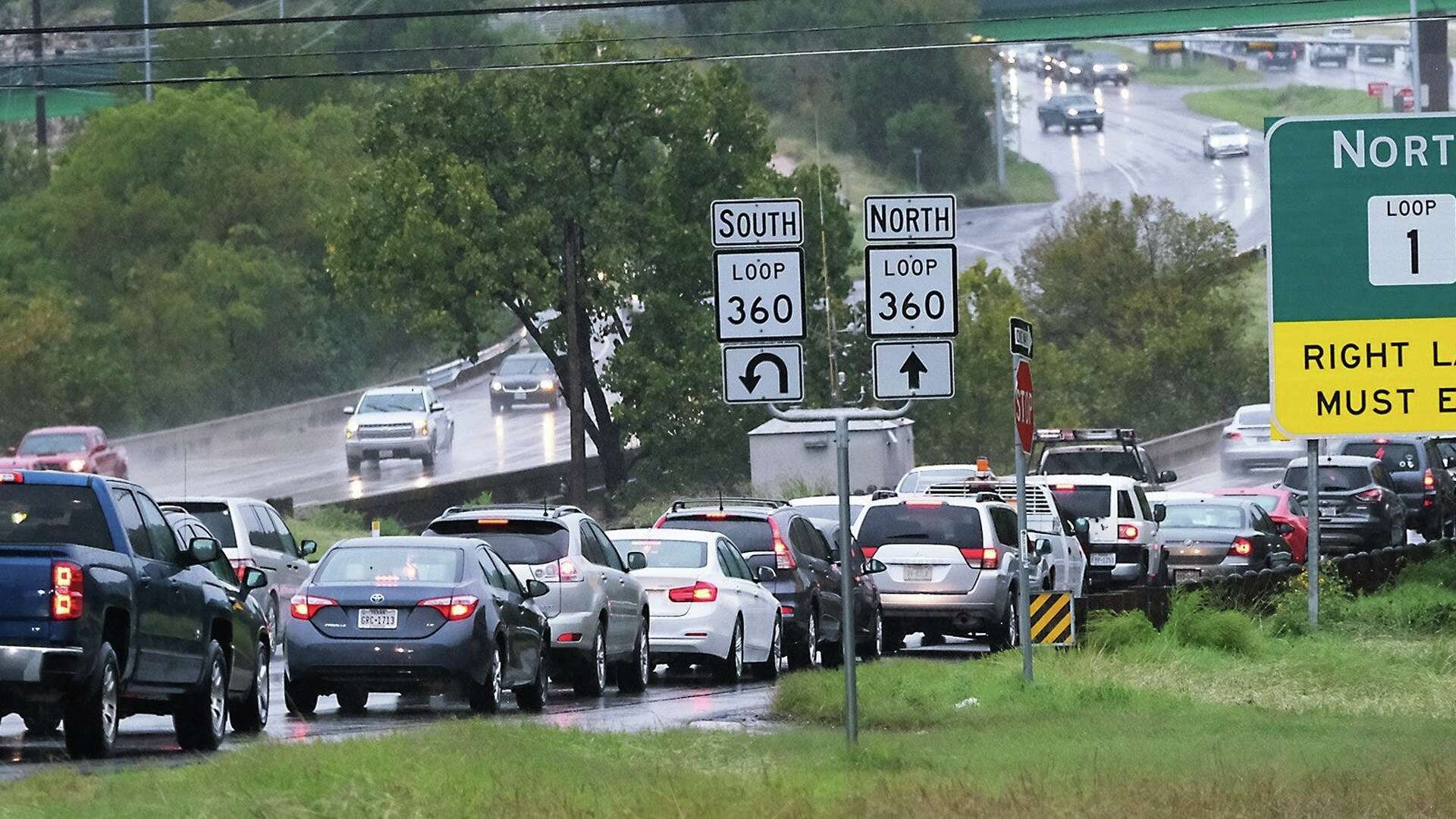 Austin MoPac road-rage clip goes viral after window smash