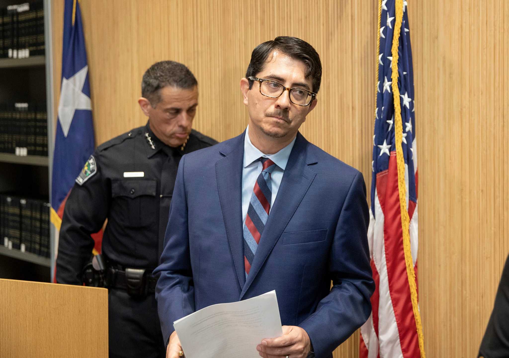 Case against Austin police officer dismissed after DA says prosecutor ...