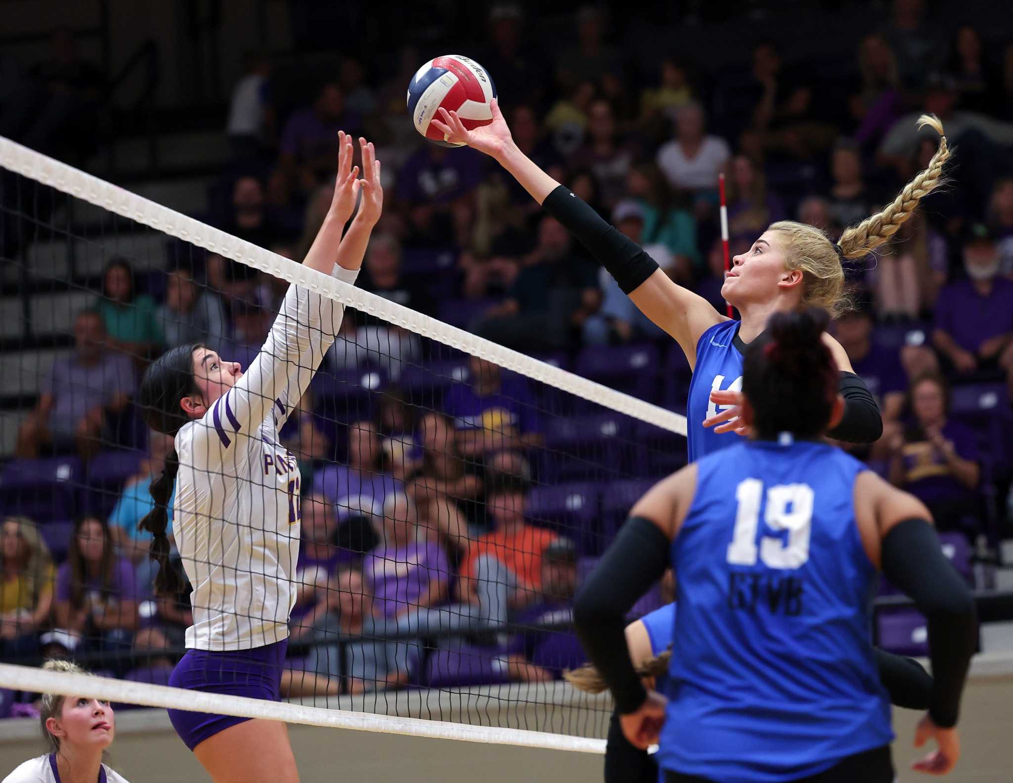 Liberty Hill volleyball sweeps Georgetown in home victory