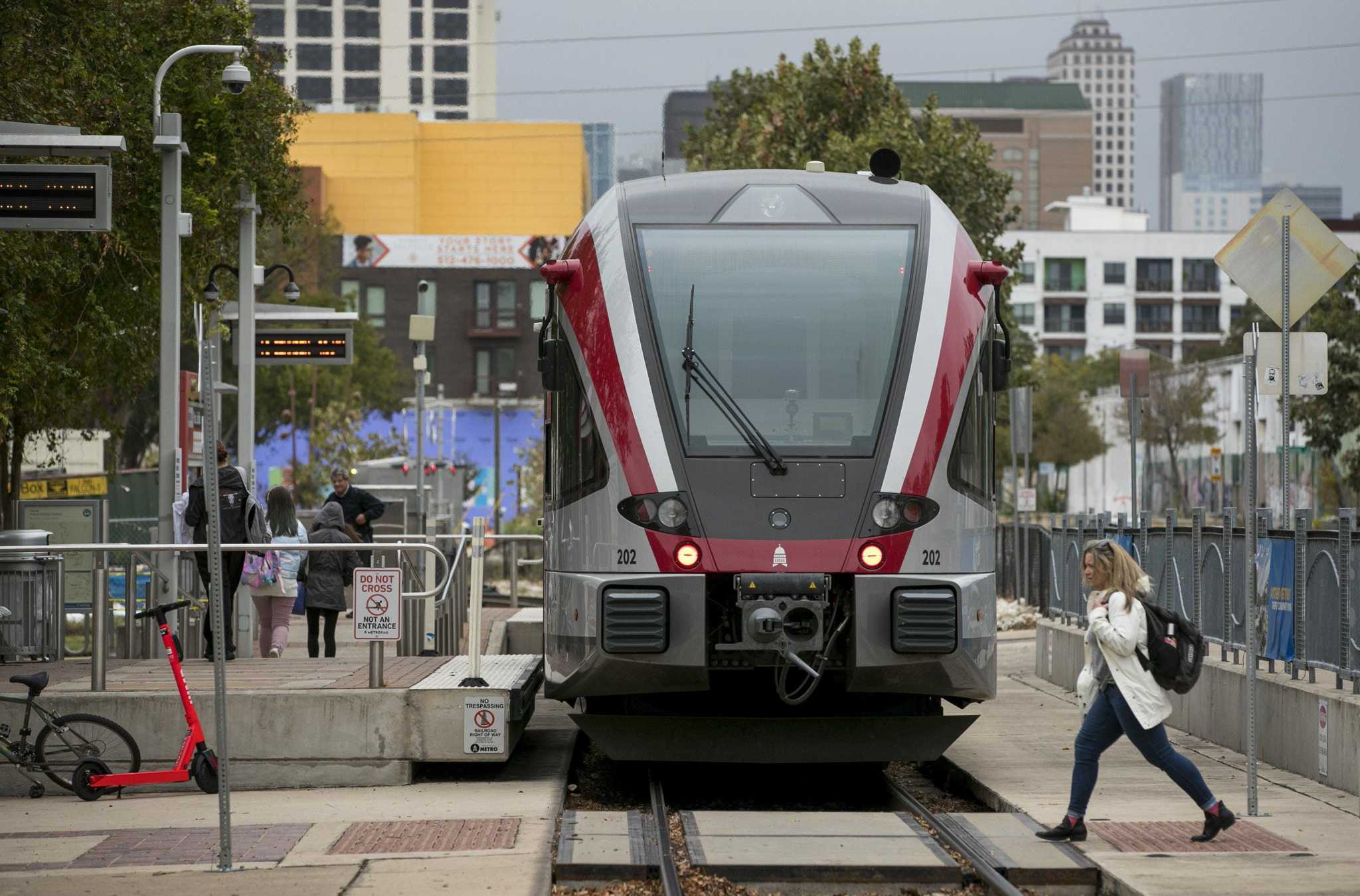 CapMetro finds 'sun kink' in railroad for its passenger train service