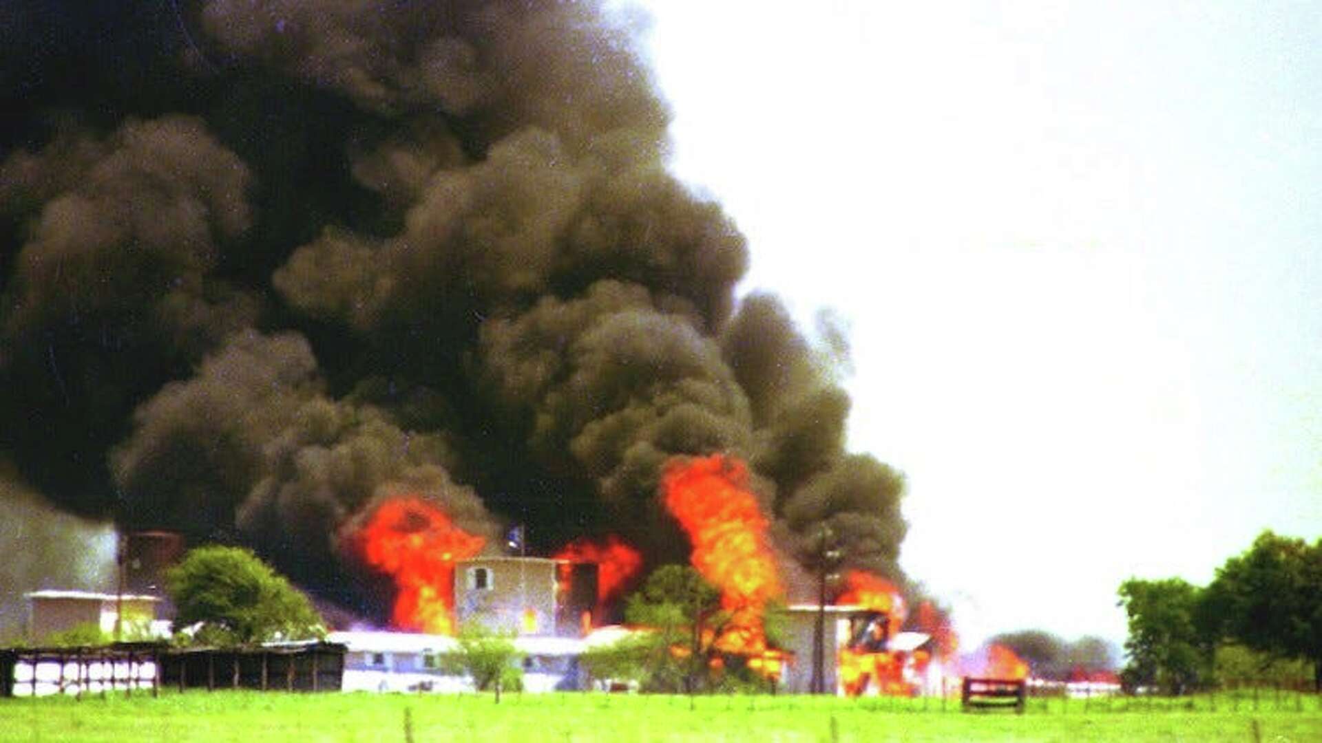 A quarter-century later, ‘dark theories’ still hover over Waco siege