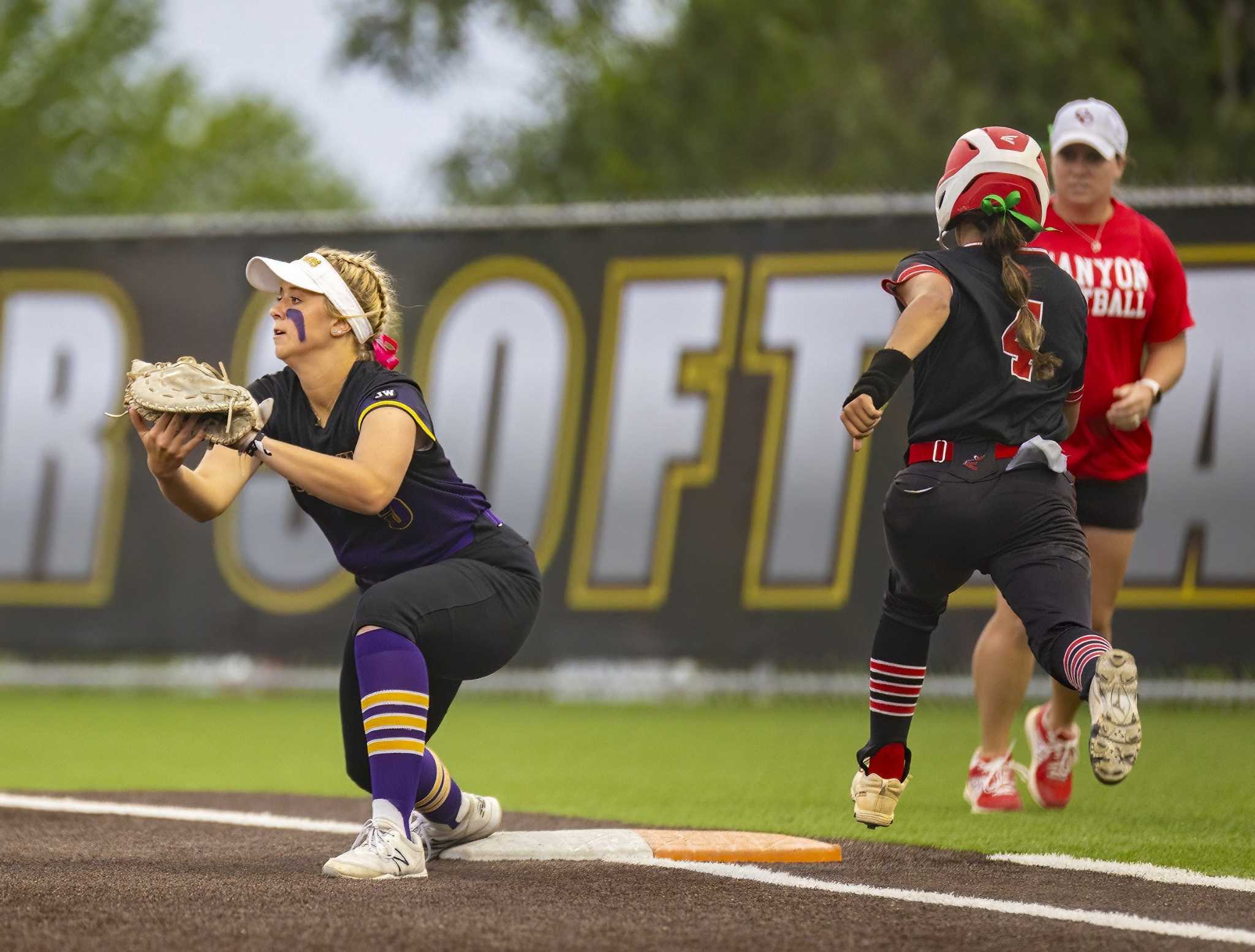 Central Texas softball teams advance in state playoff action