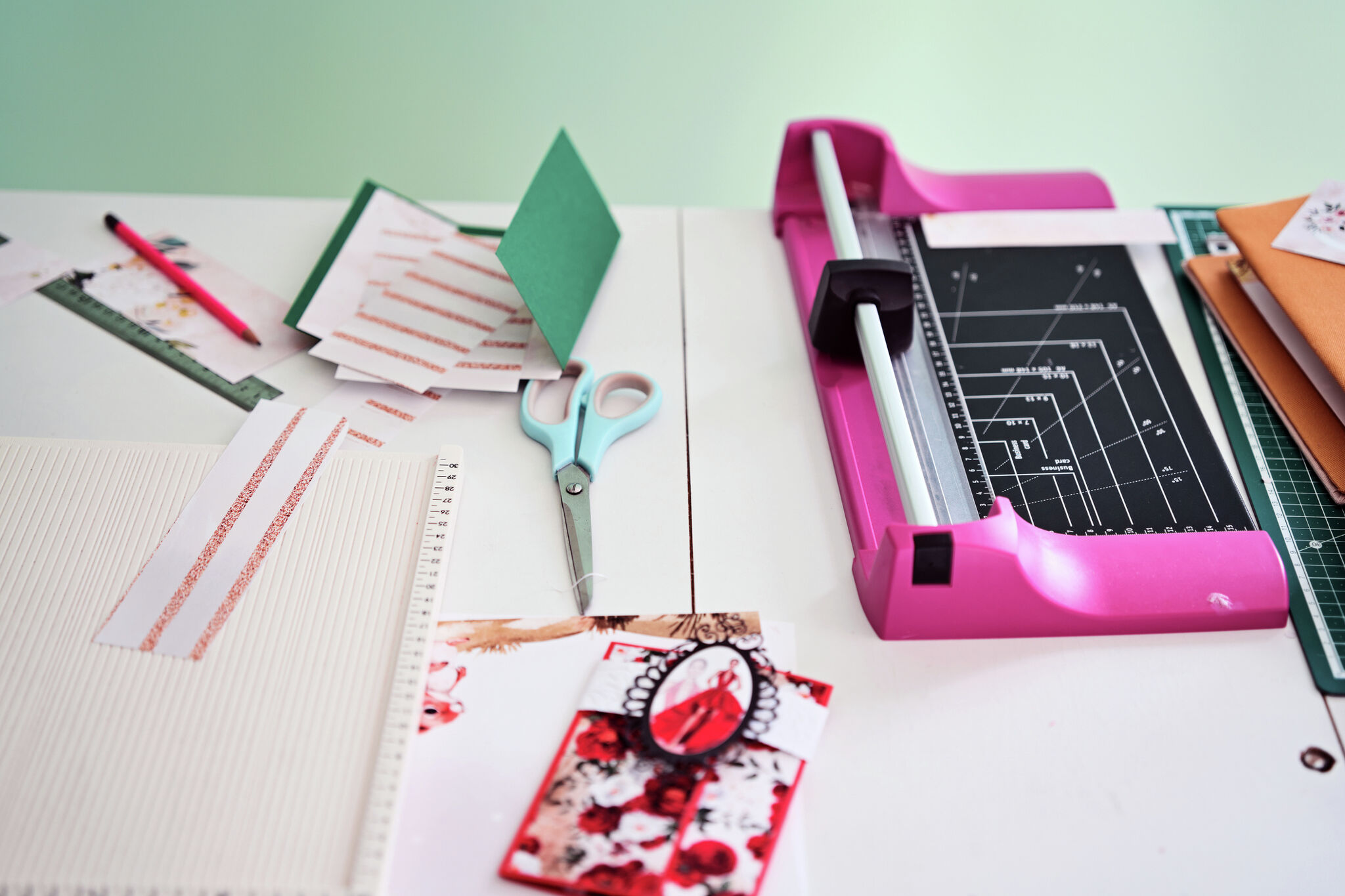 Hospice of Michigan hosts grief scrapbooking event in Big Rapids