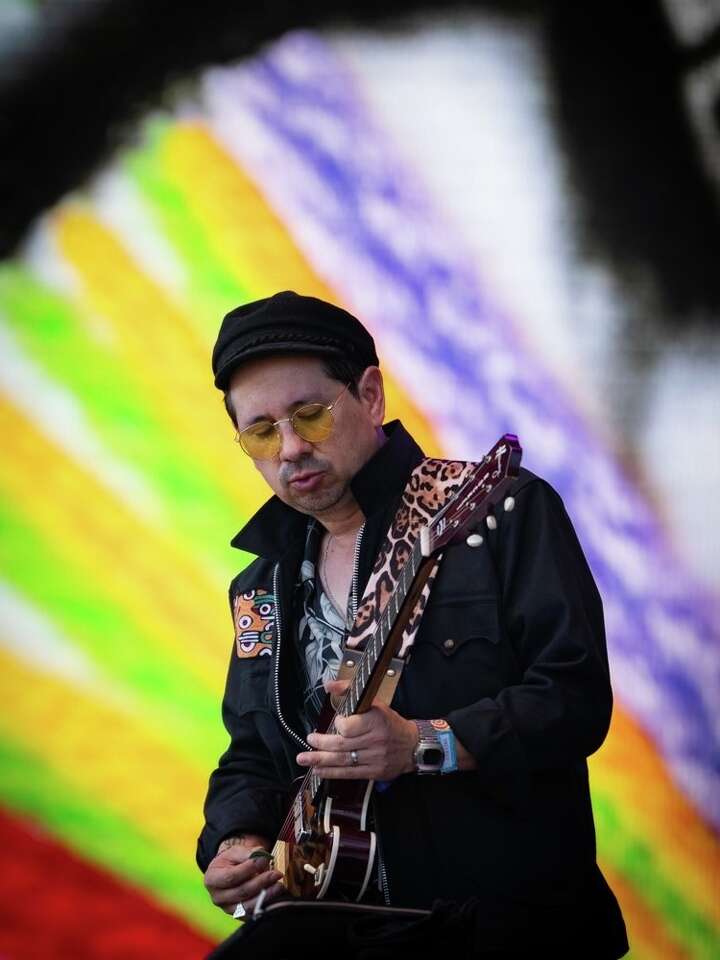 Austin's Adrian Quesada on making new album, 'Boleros Psicodélicos II'