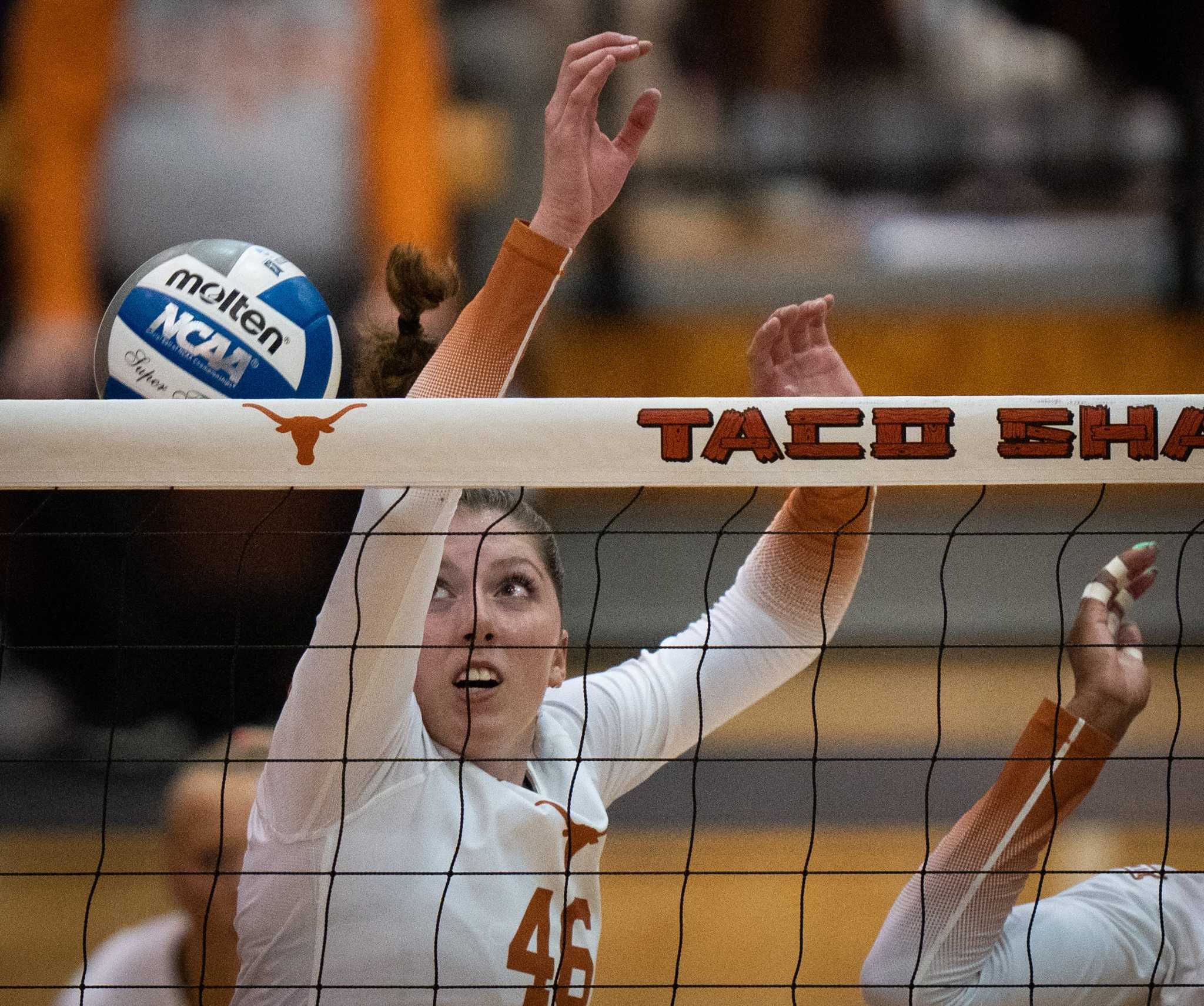 Freshman setter Ella Swindle, Texas volleyball on roll in Big 12 play