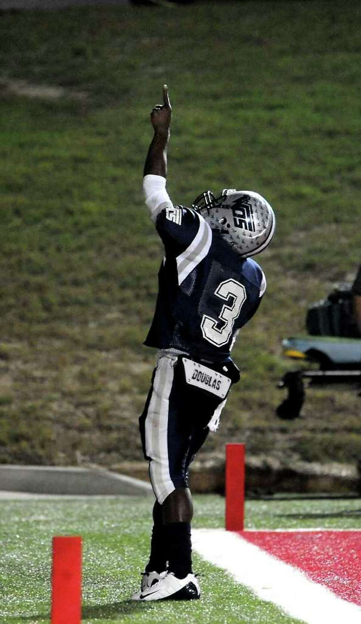 West Orange-Stark football team keeps following Garrett's dream