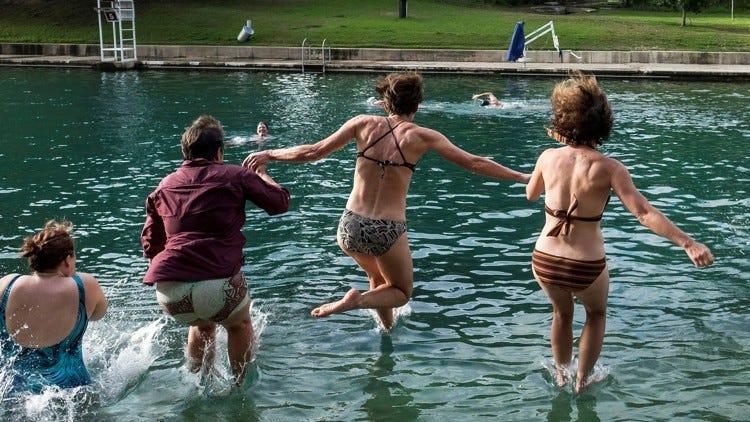When do Austin pools, splash pads open? Here's a 2025 summer swim season guide.