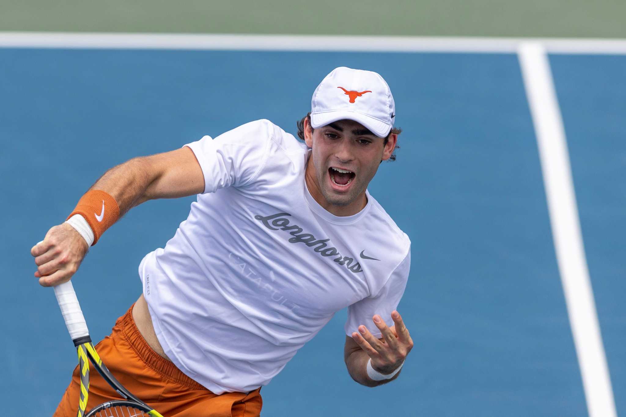 Texas tennis player Eliot Spizzirri eyes path to a possible NCAA title