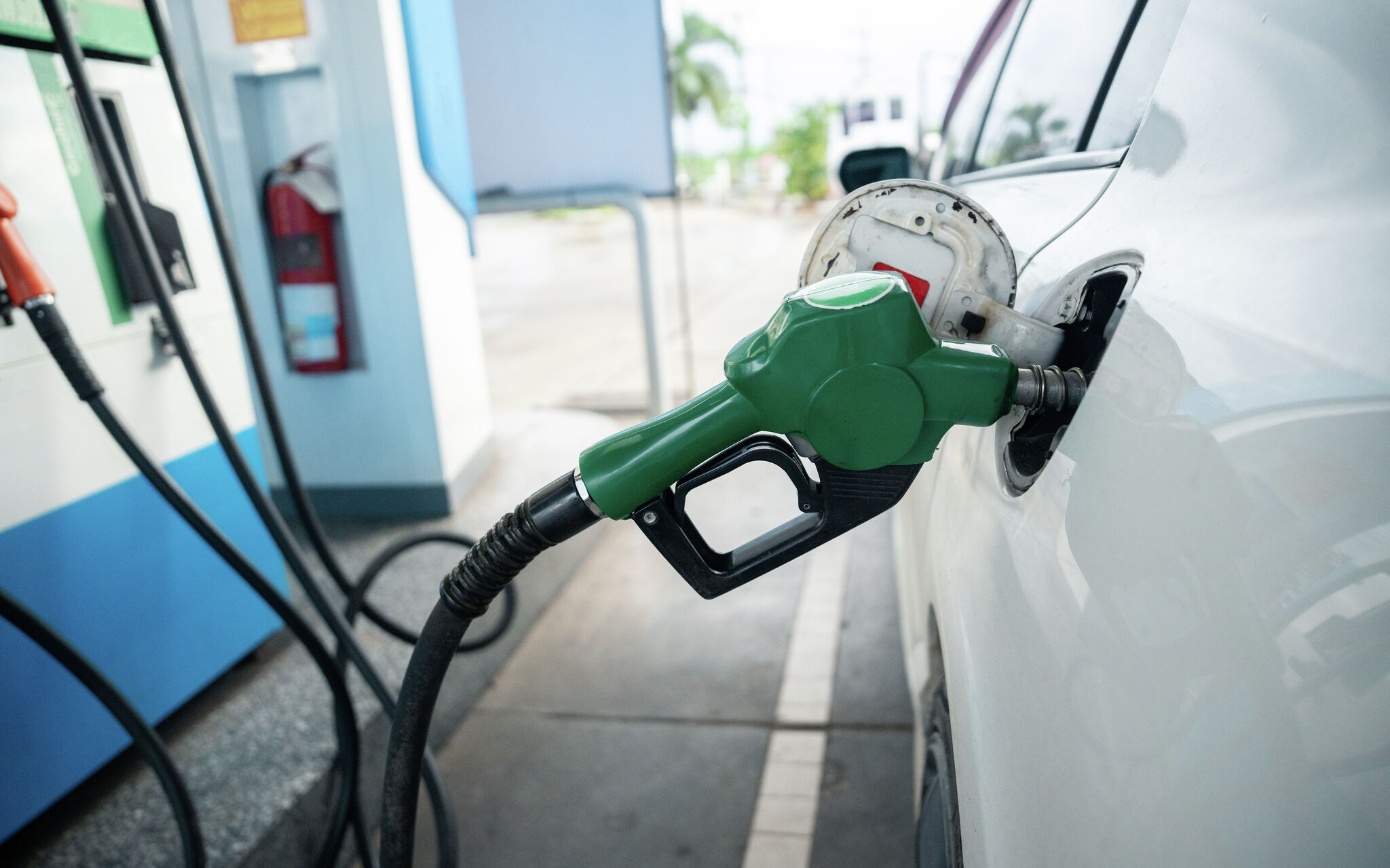 Report: Shell weighs talks to acquire BP in mega oil deal