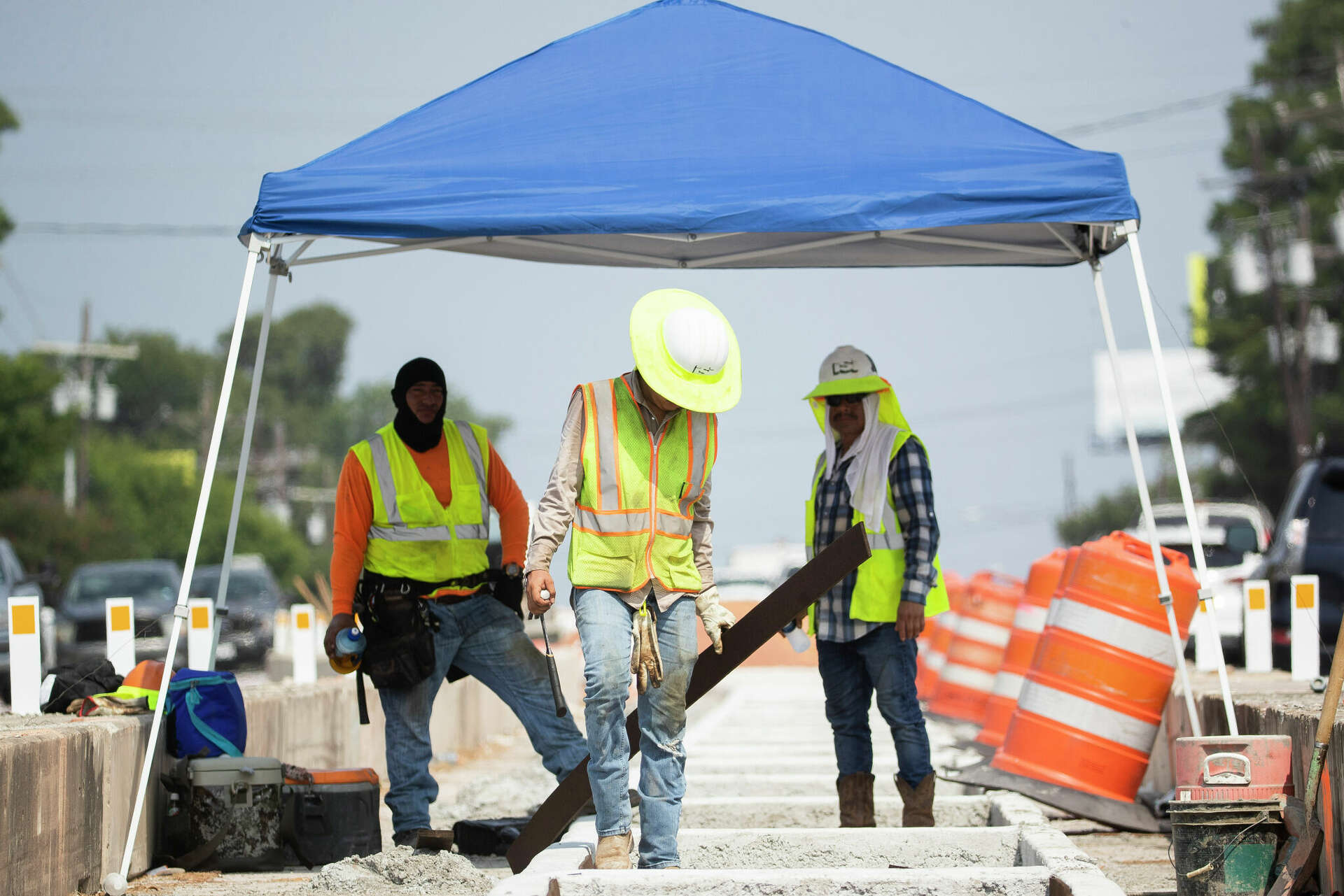 Labor advocates demand heat protection for workers as planet warms