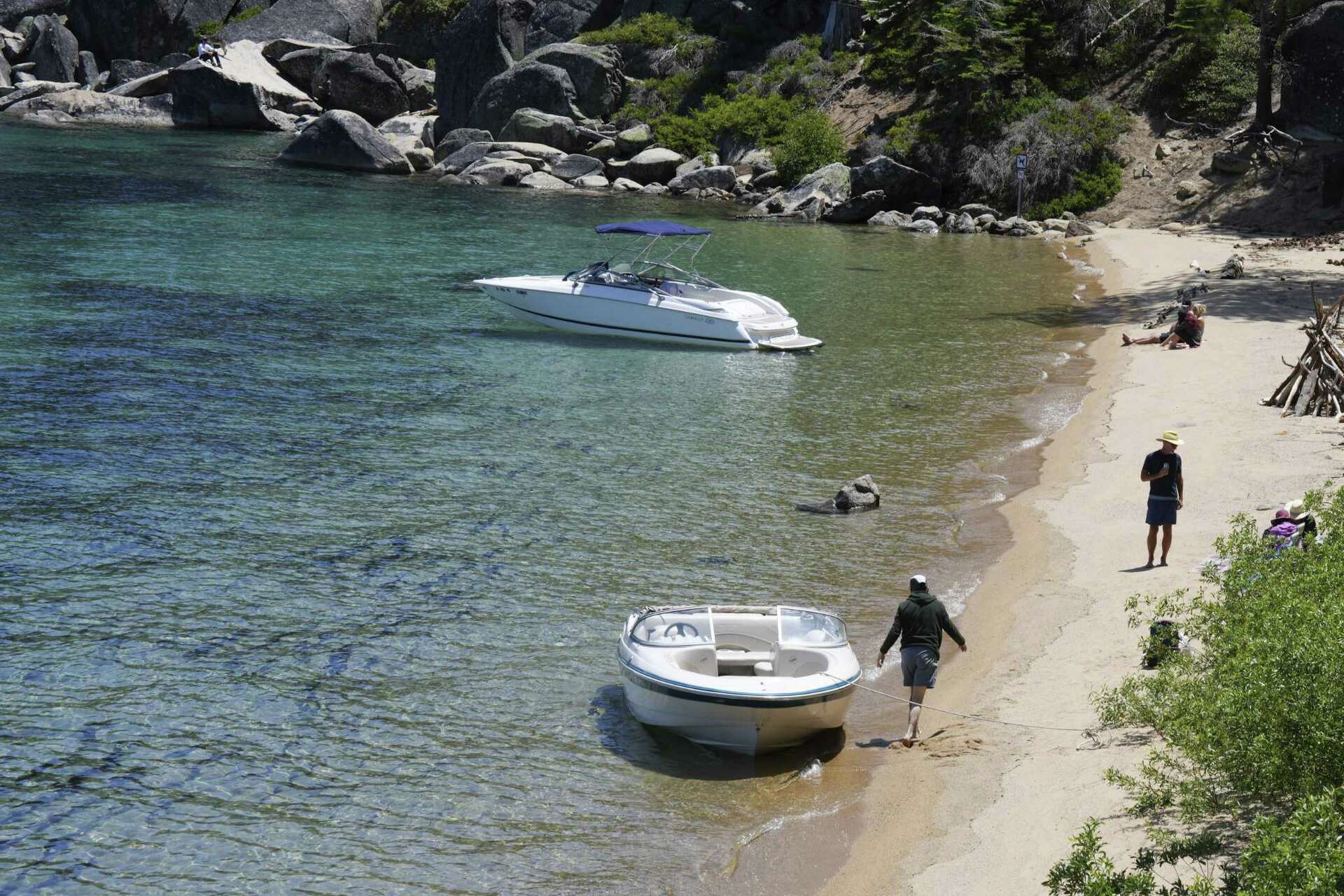 Lake Tahoe boat capsize: Life jackets saved mother and daughter