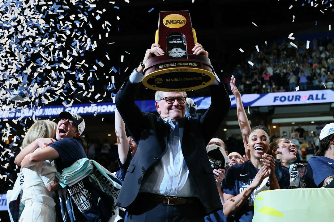 UConn women's basketball, Geno Auriemma are ESPY nominees