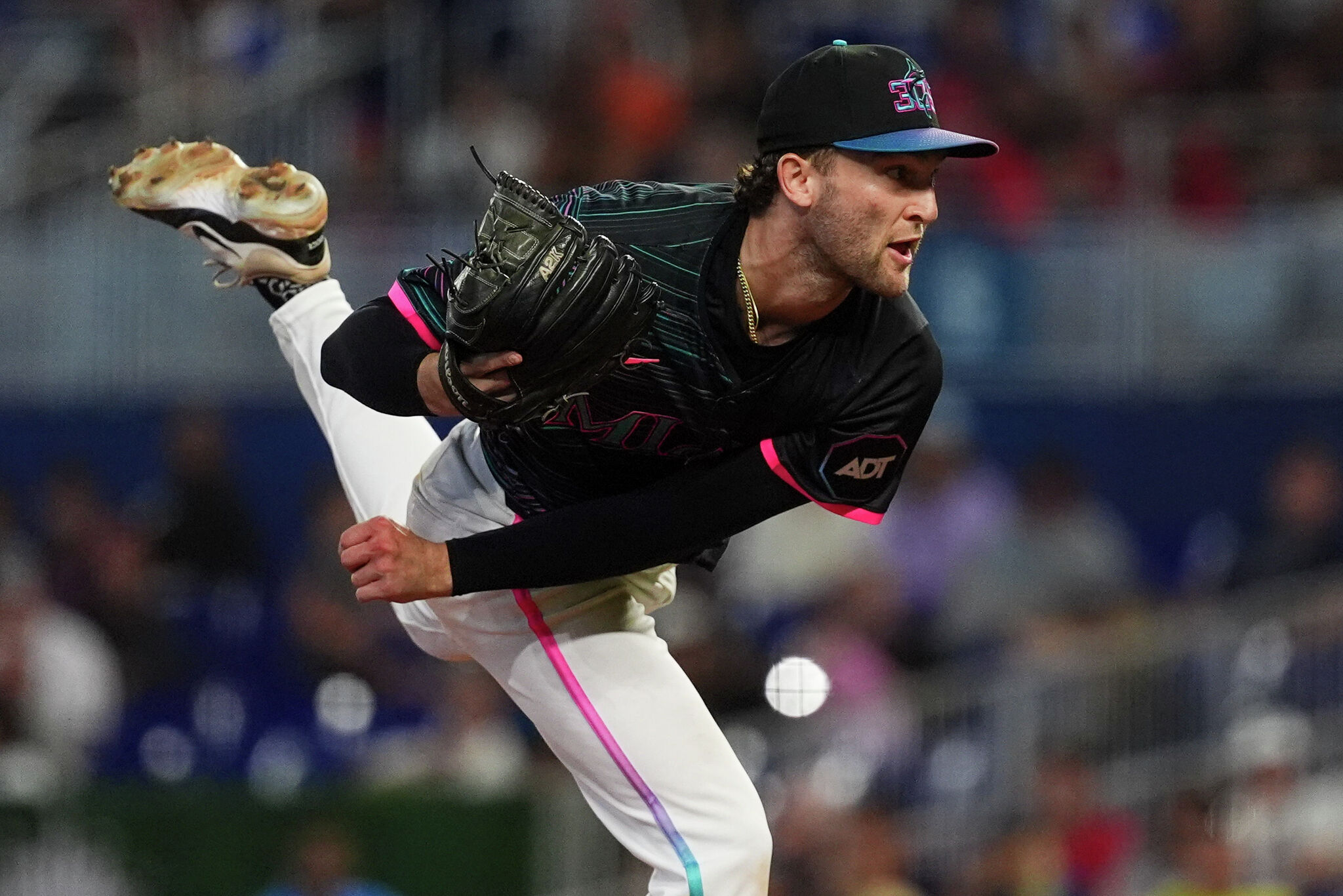 Marlins defeat Giants to give Josh Simpson first MLB win
