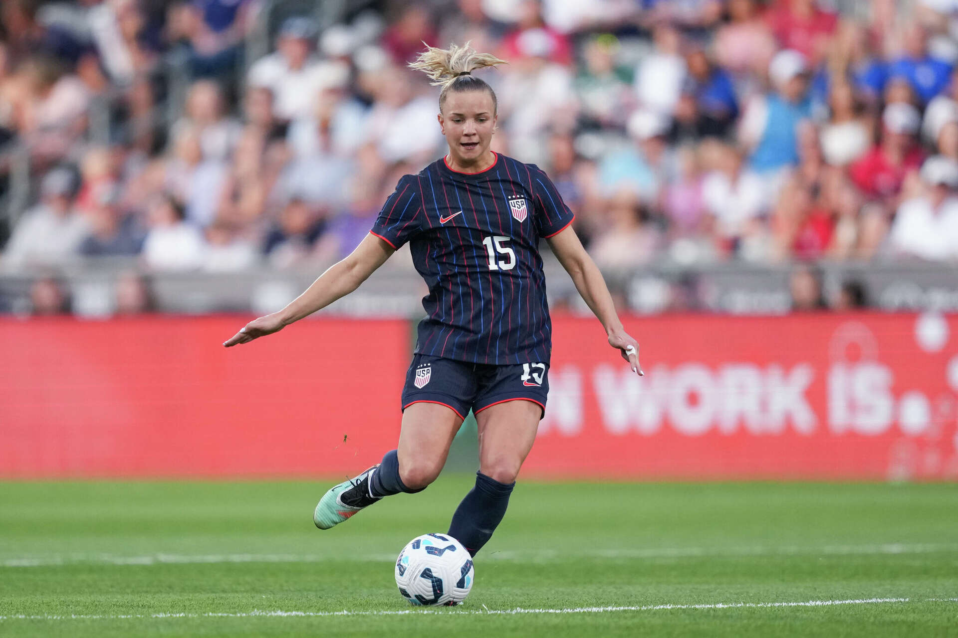 Bethlehem grad Claire Hutton praised by USWNT captain Heaps