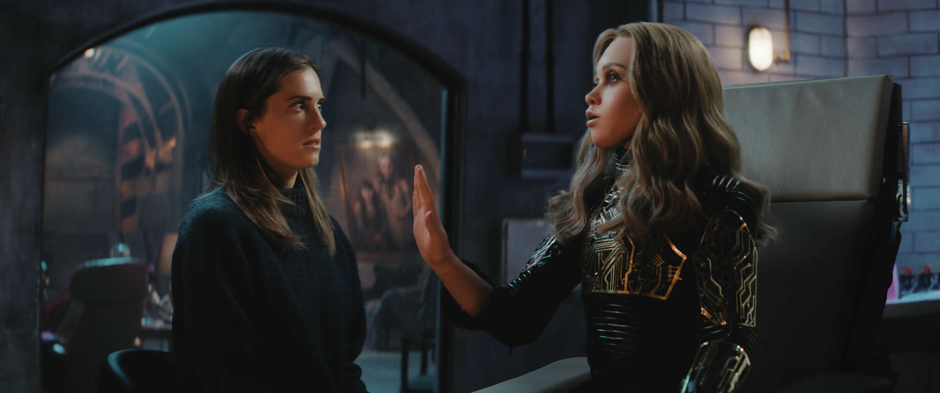 Jenna Davis, voice of M3GAN, drops debut country album