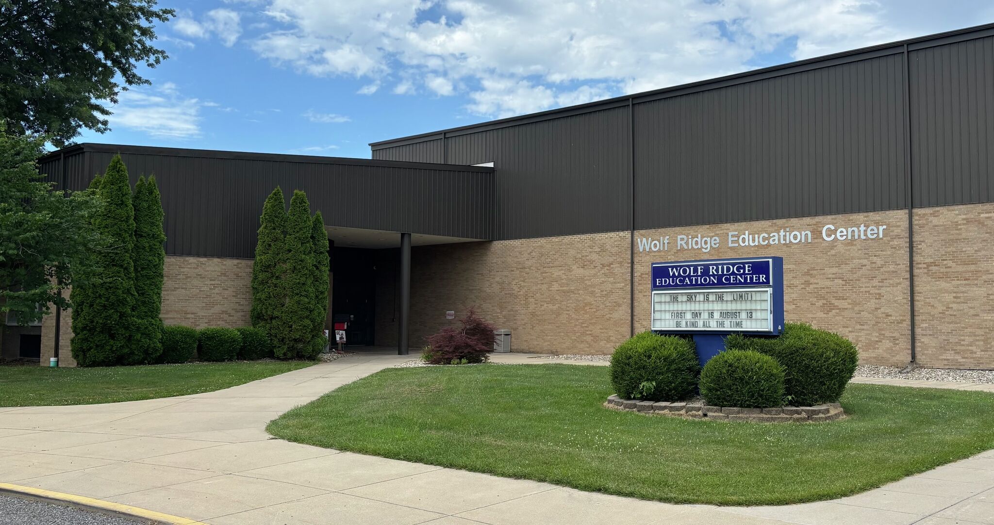 Luke Altmyer capped his Illinois tenure as the Music City Bowl MVP