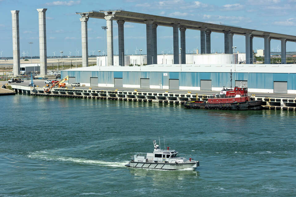 U.S.' longest cable-stayed bridge debuts in South Texas
