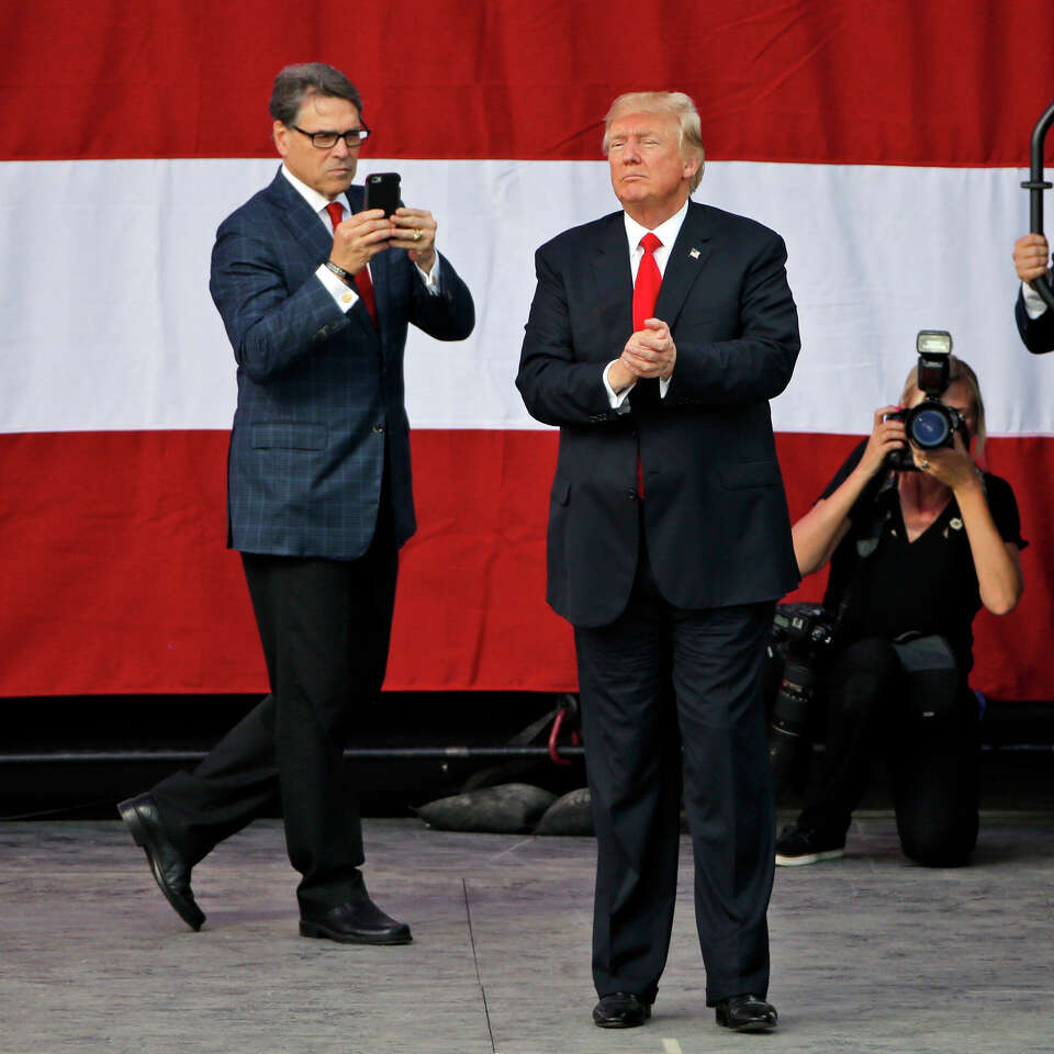 Rick Perry's Fermi America makes splashy debut as a public company