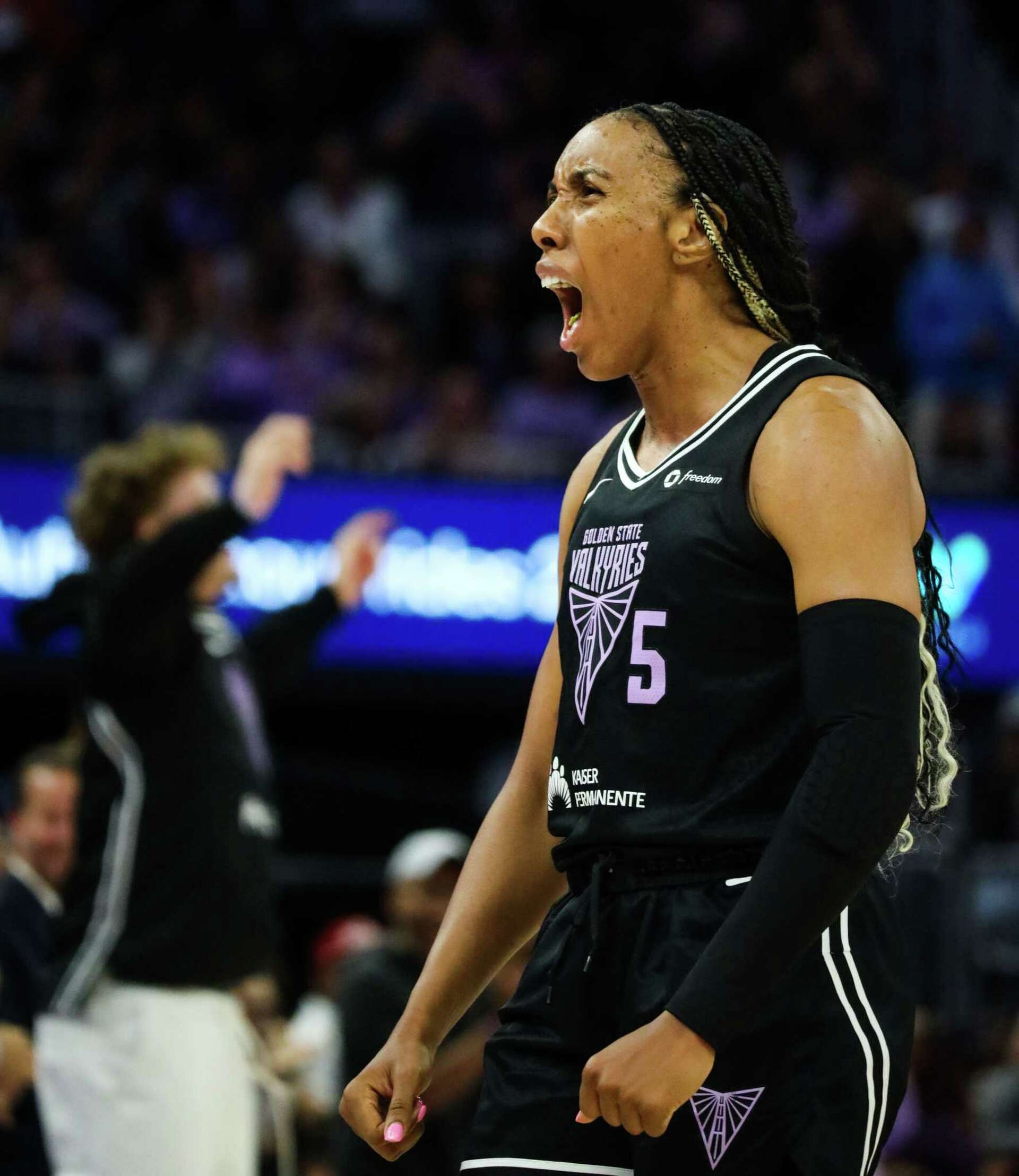 Kayla Thornton’s career-high 29 power Valkyries past Sky, Angel Reese