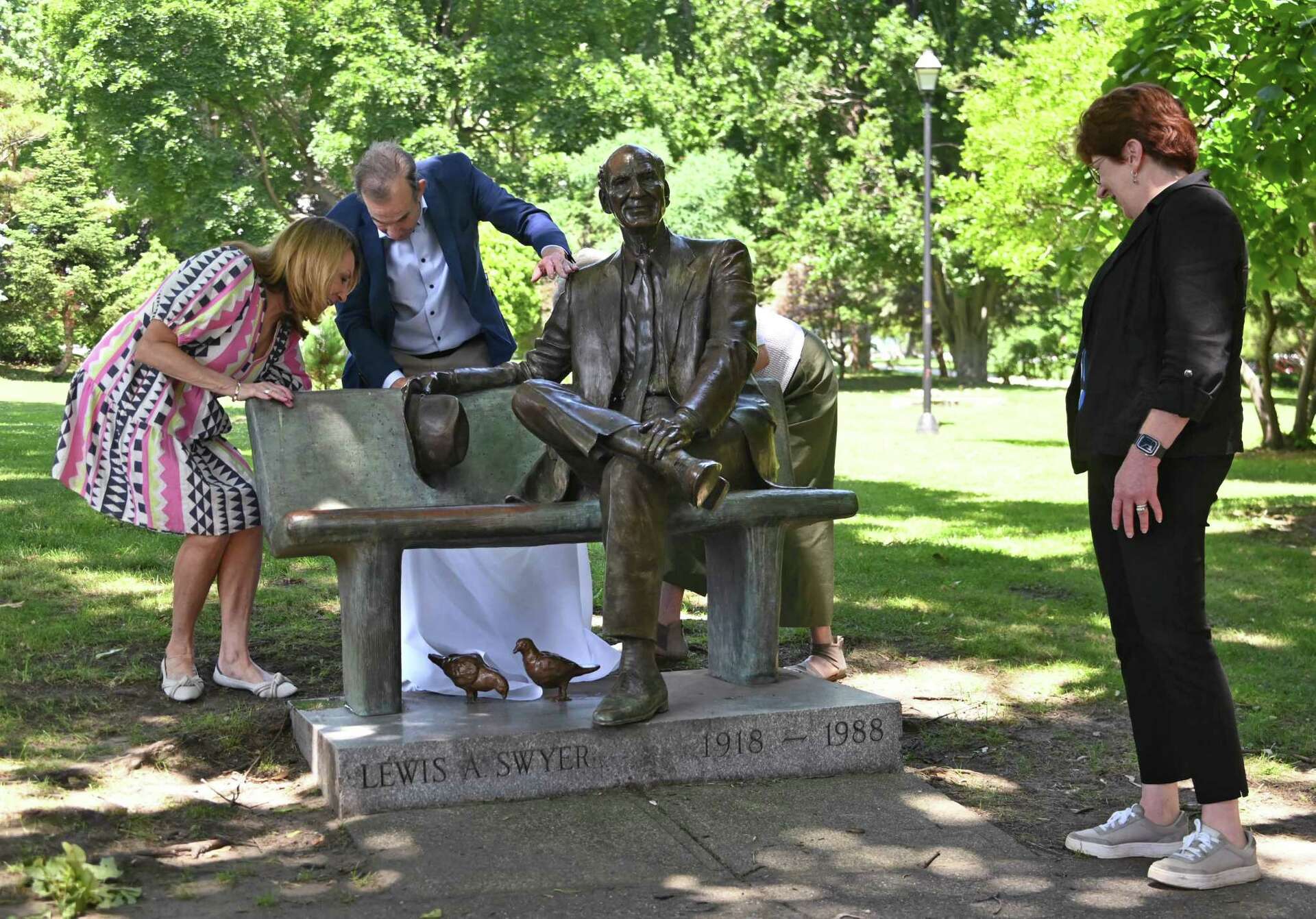 Grondahl: Albany's Lew Swyer statue has its doves back