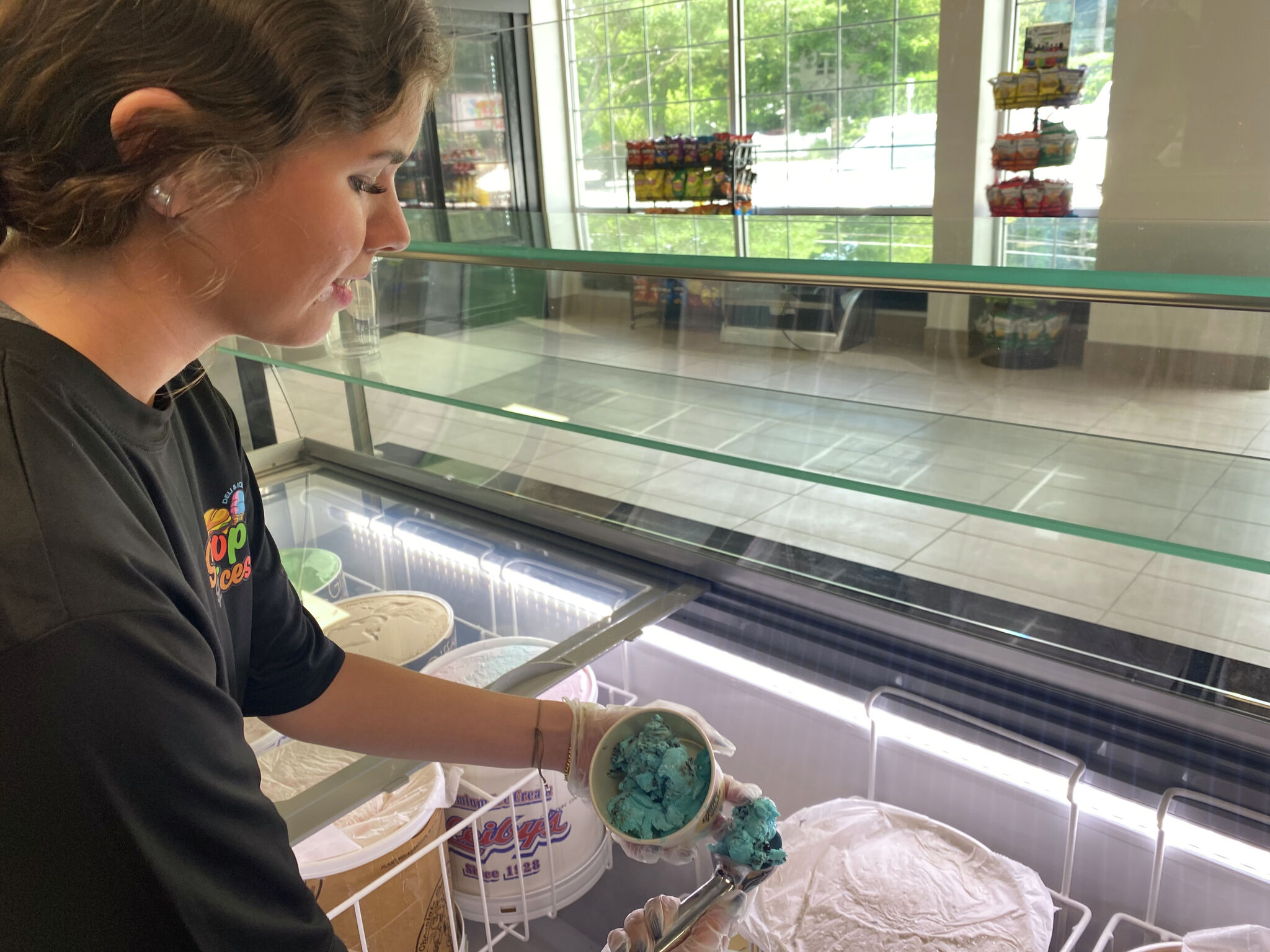 Vacant Westbrook Dunkin' Donuts becomes Scoops & Slices