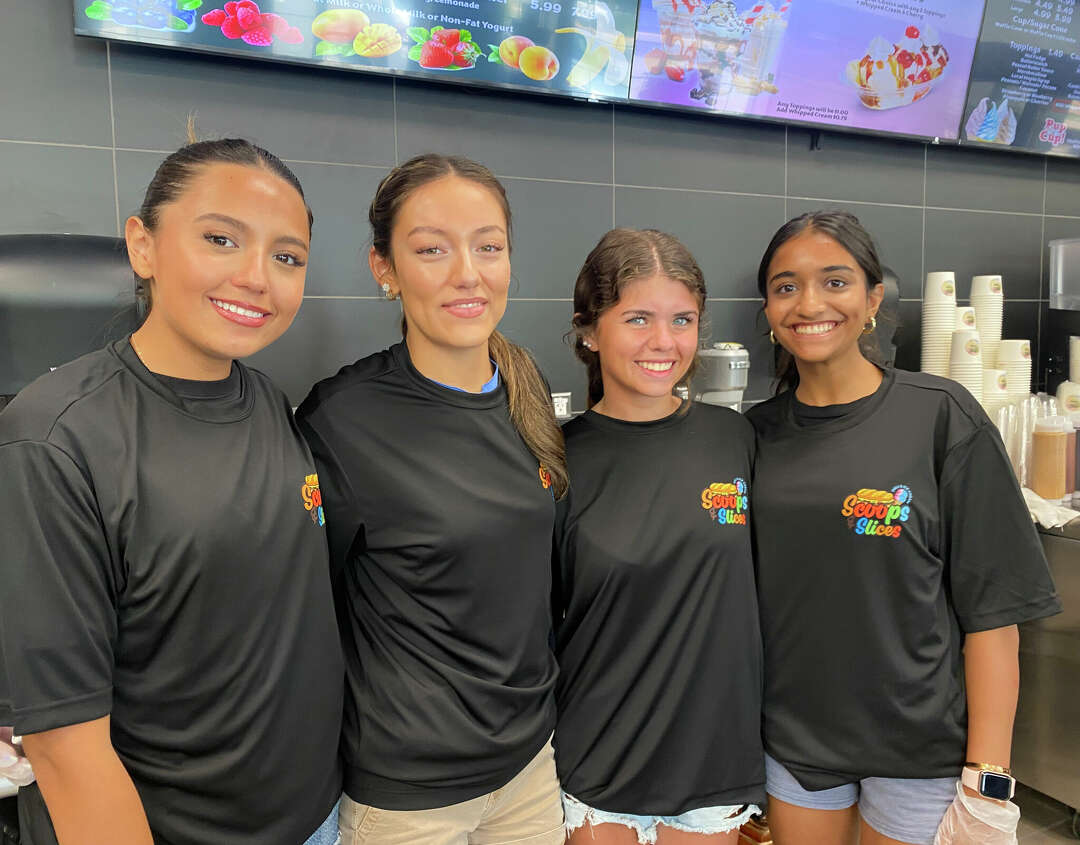 Vacant Westbrook Dunkin' Donuts becomes Scoops & Slices