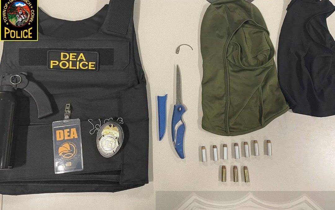 Greenwich police: NY man tactical gear, fake DEA badges in car