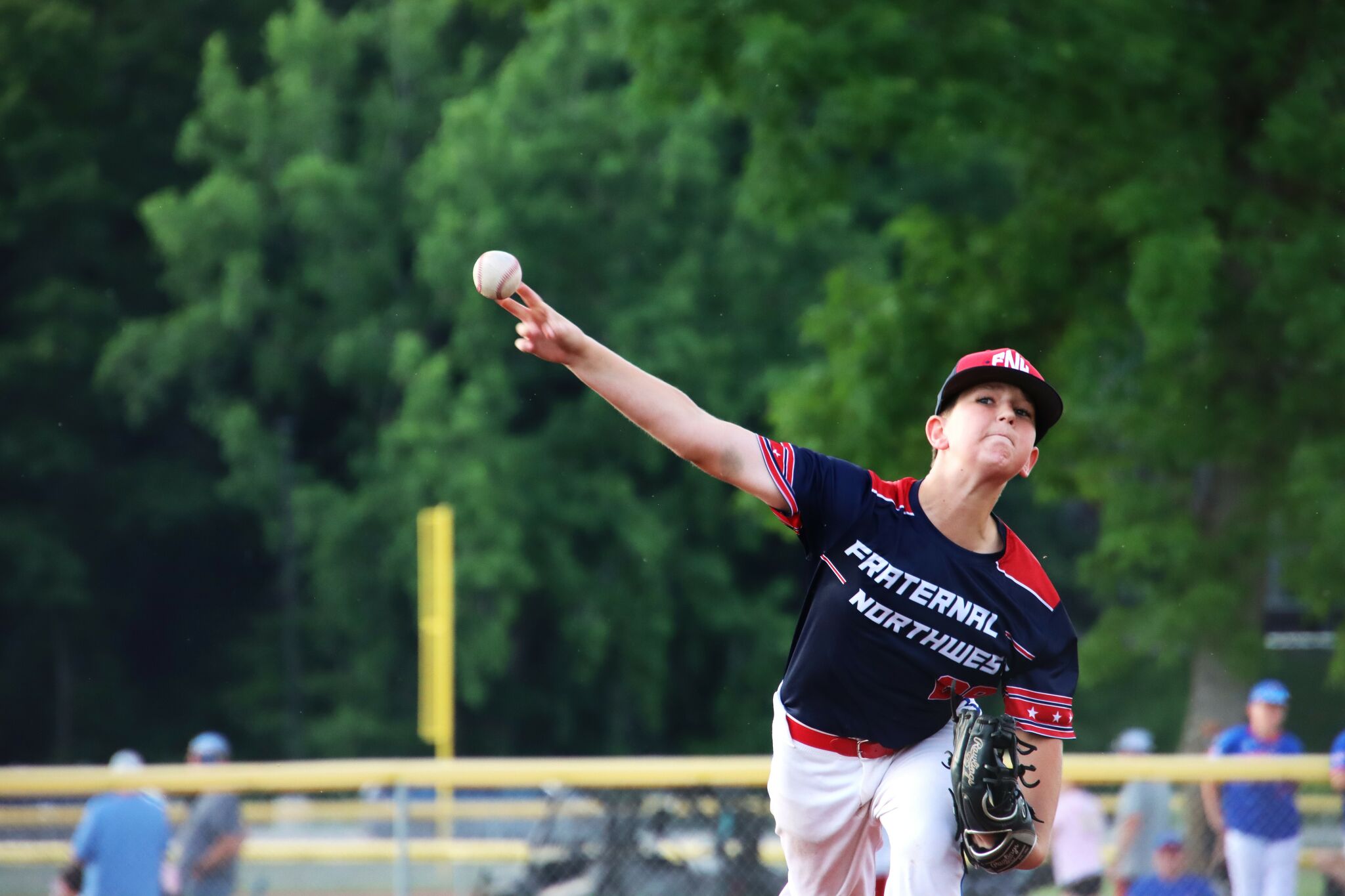 FNW wins nail-biter in district opener