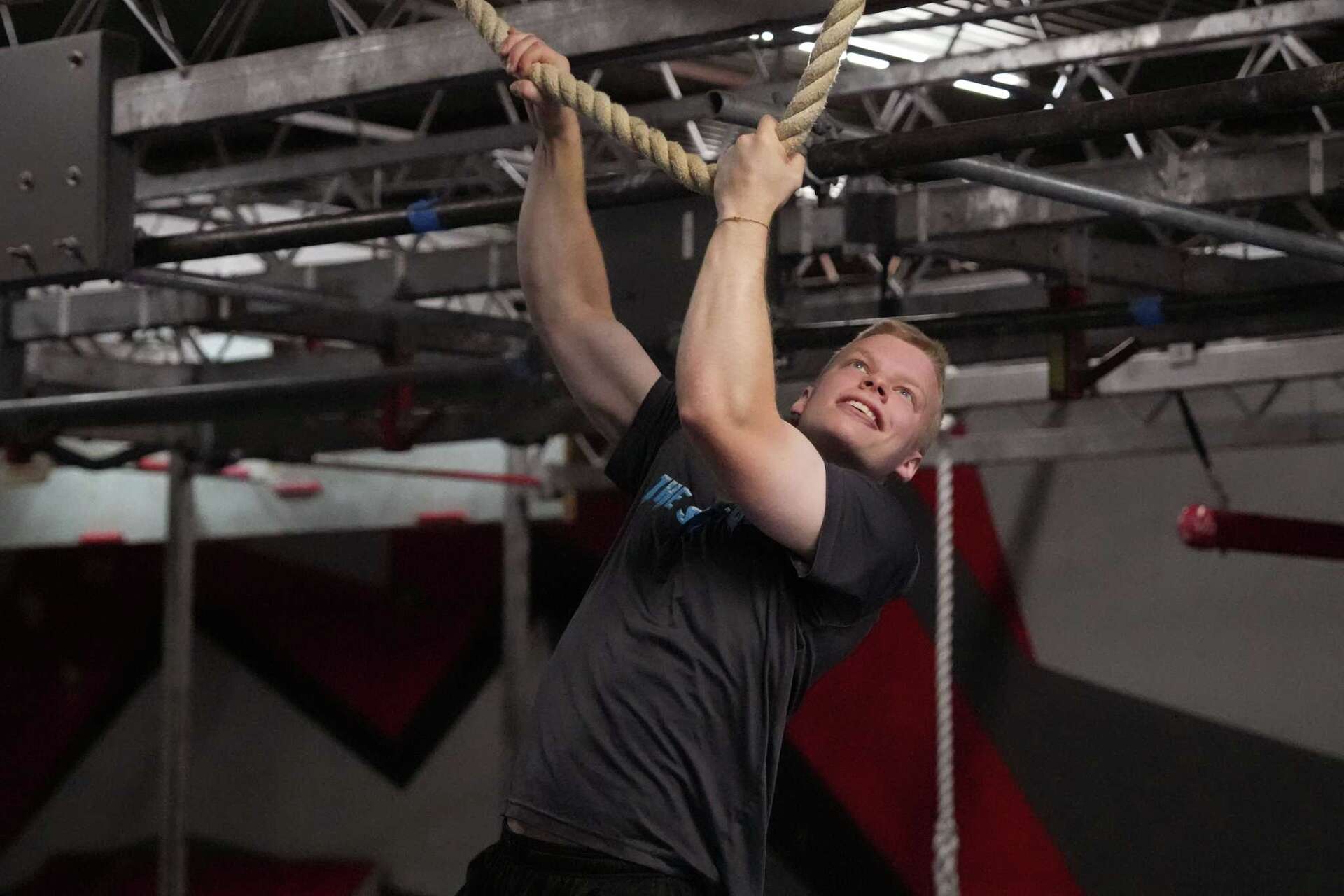 Houston roommates drive each other to new heights on 'Ninja Warrior'