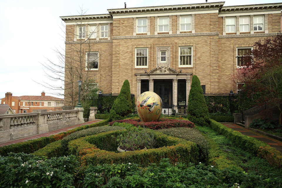 Feinstein family sells San Francisco mansion, ending trust battle