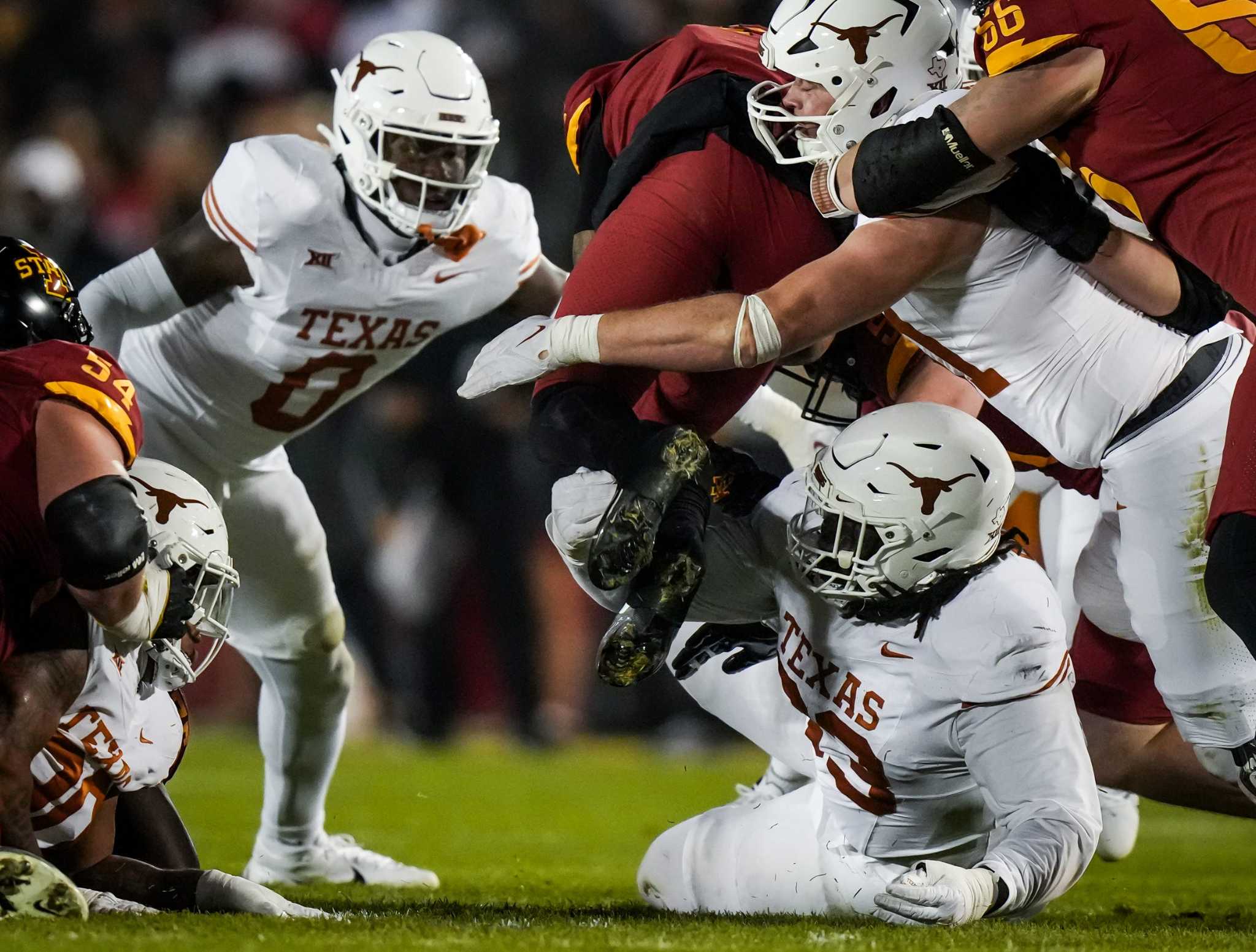 Texas football team controls Big 12 fate after win over Iowa State