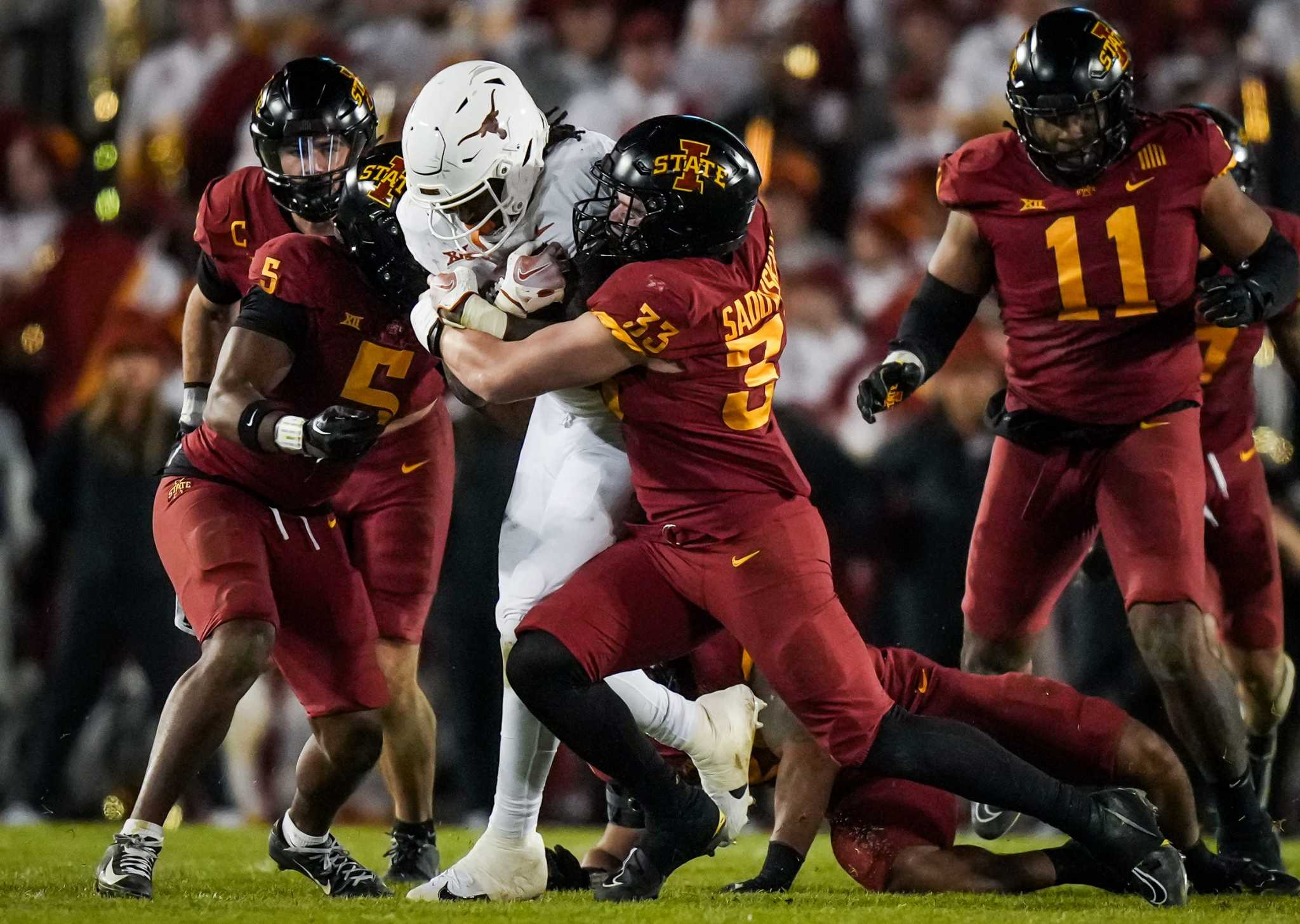 Running back CJ Baxter again starting as Texas chases Big 12 title