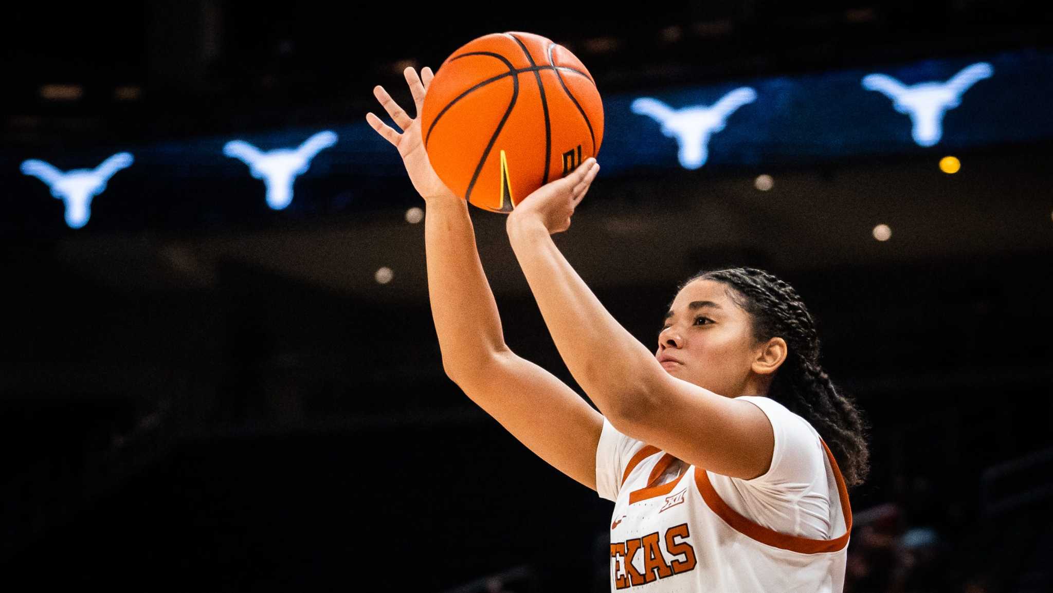Texas basketball team to host Oral Roberts in front of local kids