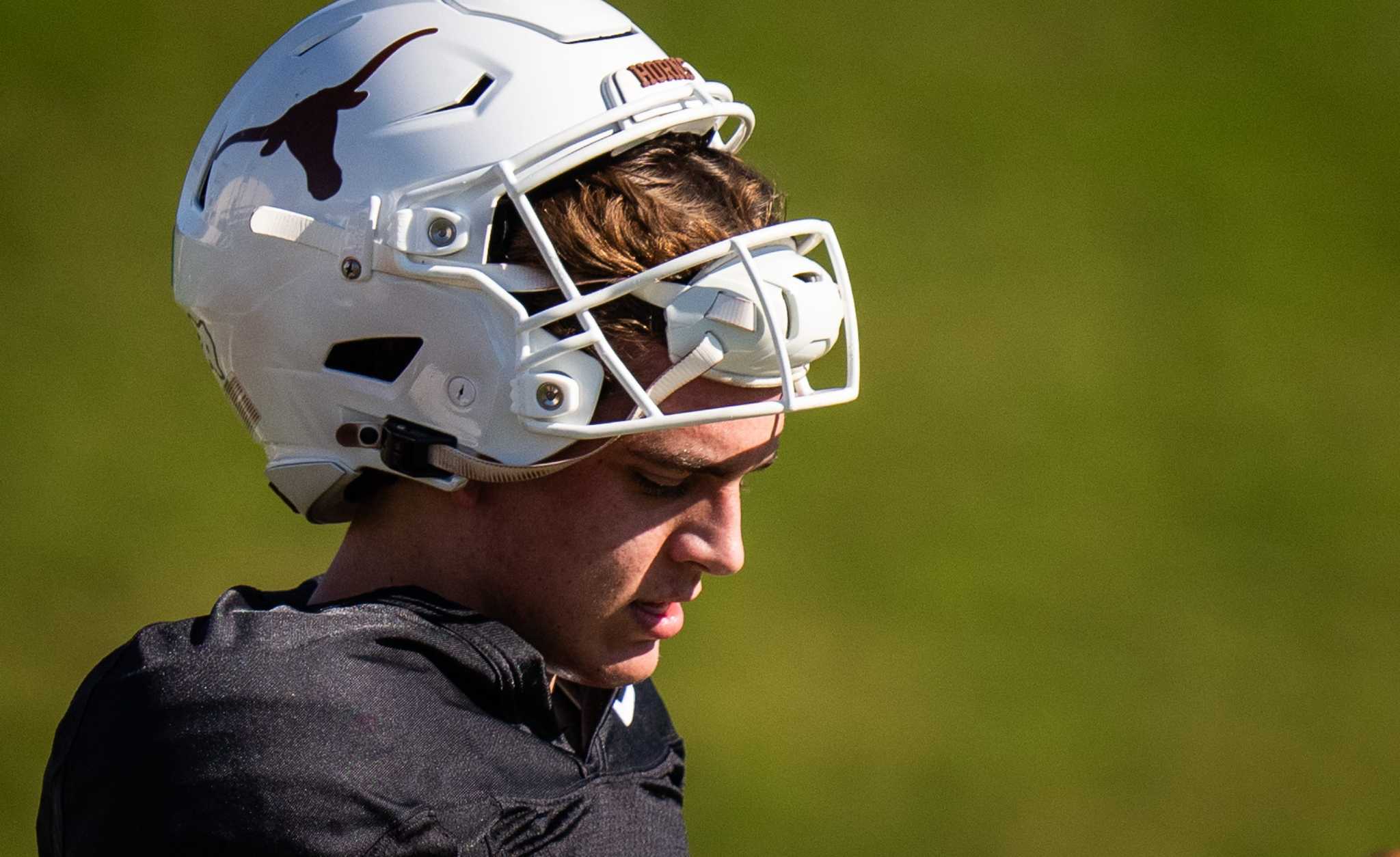 Vince Young, Colt McCoy, other Texas QBs in first road starts